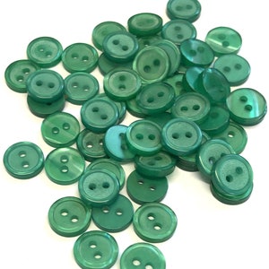 20 X 10mm (16L) Green Two Hole Buttons, Green Buttons, Sewing, Knitting ...
