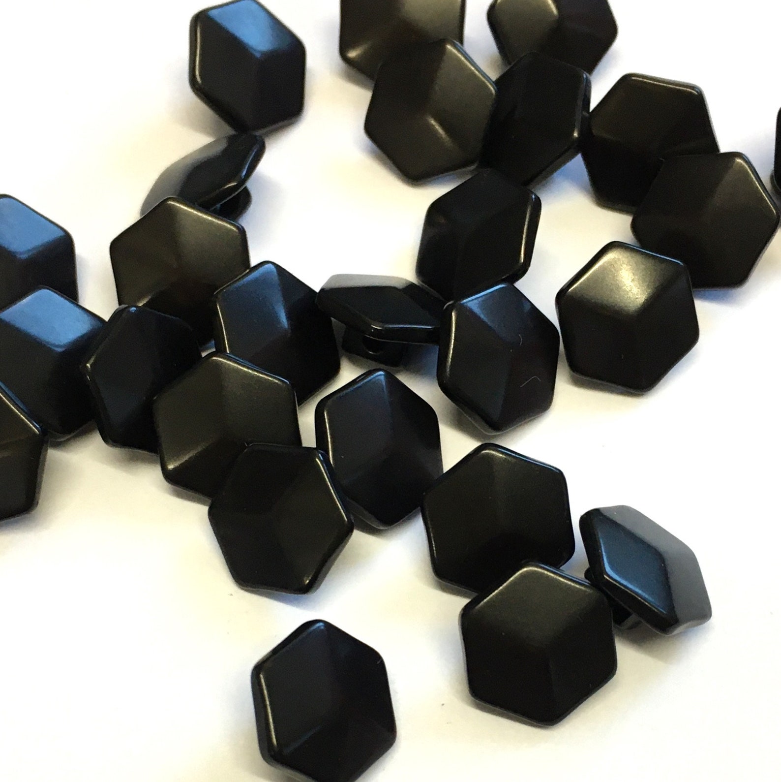 10 Small 18L Hexagon Buttons Assorted Colours Hexagon - Etsy UK