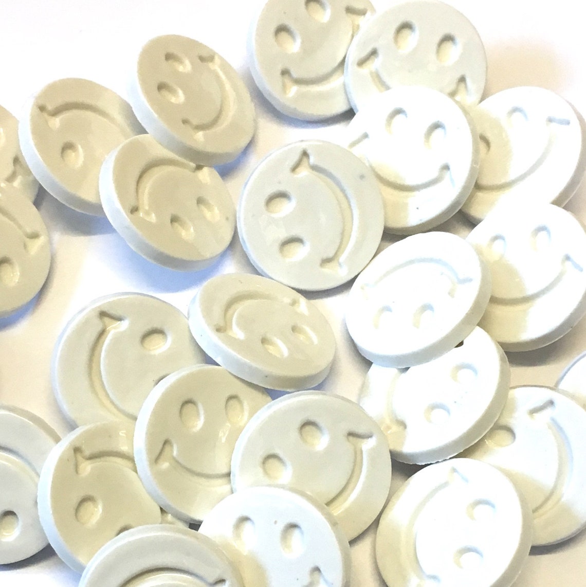 10 18mm White Smiling Face Buttons White Novelty Buttons - Etsy