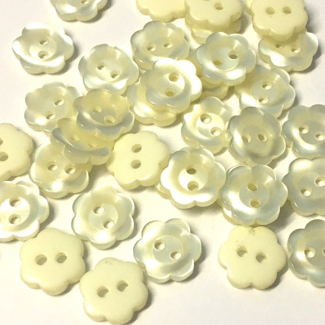 10, Cream Flower Buttons, Flower Shape Buttons, Different Sizes ...
