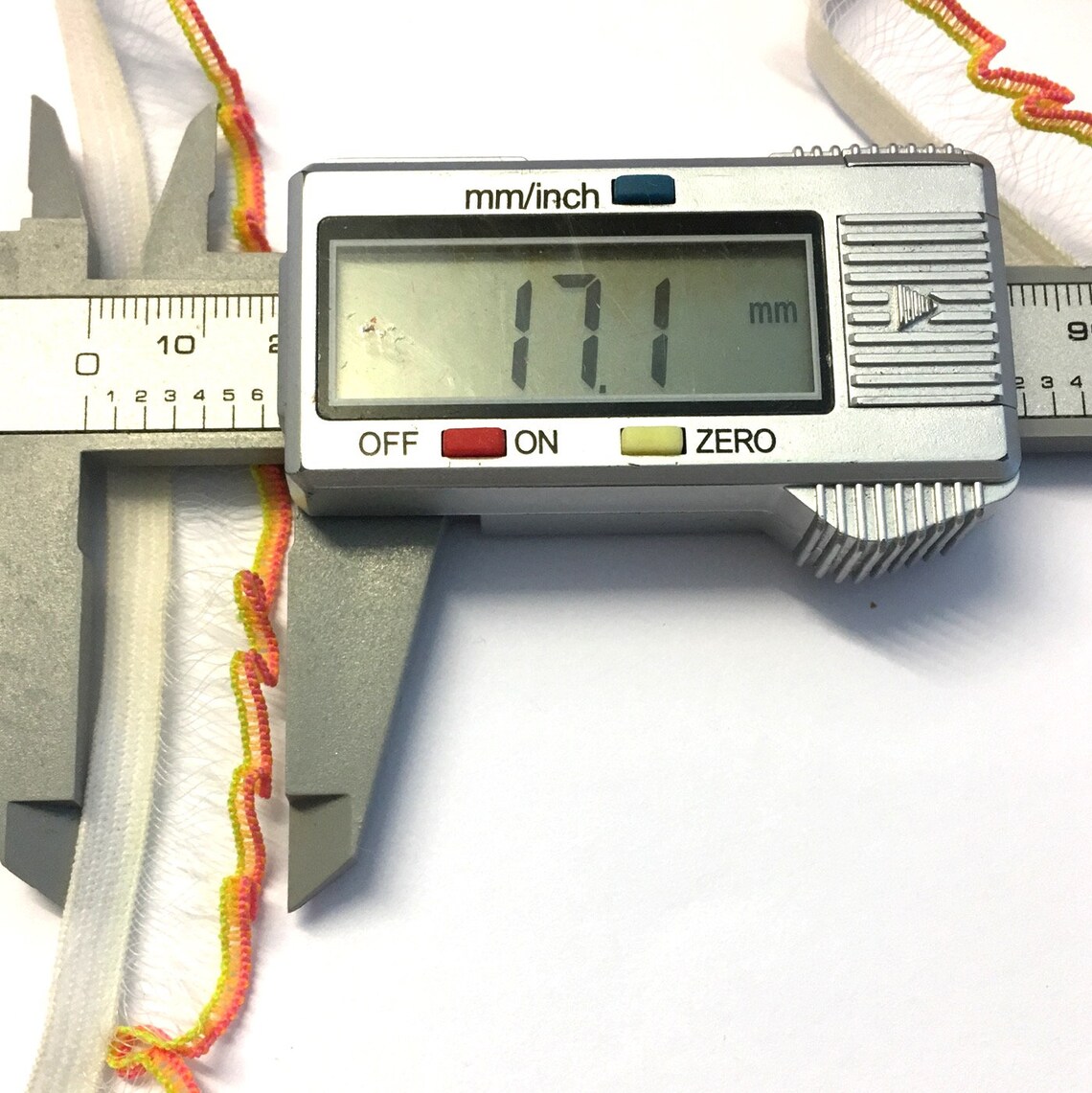 5M, 17mm Fine Fringe Elastic, White Elastic With Coloured Edge ...