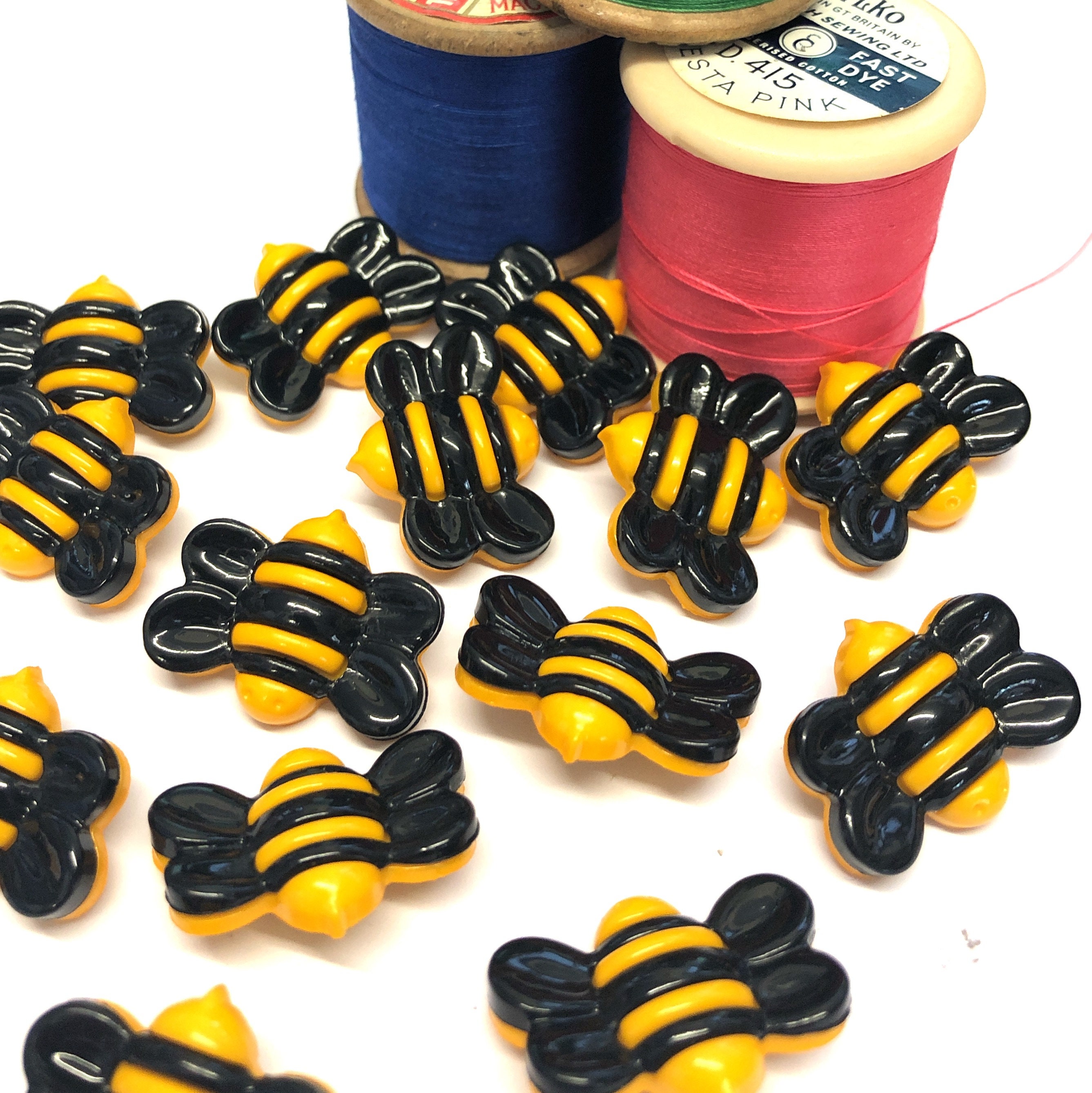 10 25mm Yellow and Black Bee Shaped Buttons With a Rear - Etsy