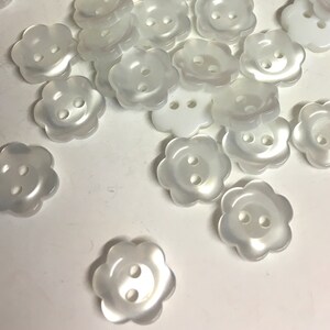 10, White Flower Buttons, Flower Shaped Buttons, 12mm Button ...