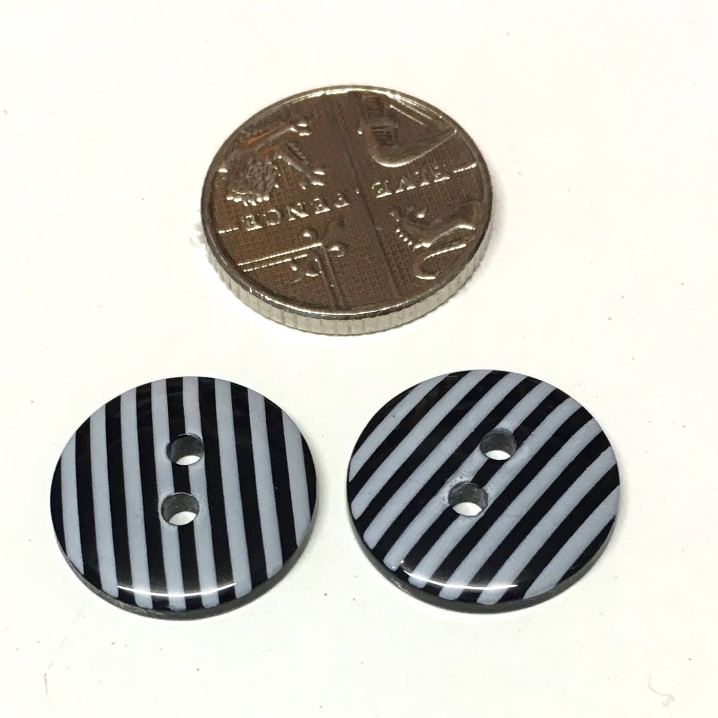 10 black and white stripe buttonsblack stripy buttons 15mm | Etsy