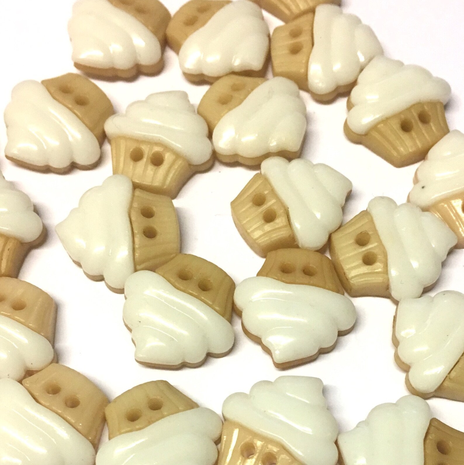 10 White Cupcake Buttons Bun Design Buttons Cute White | Etsy