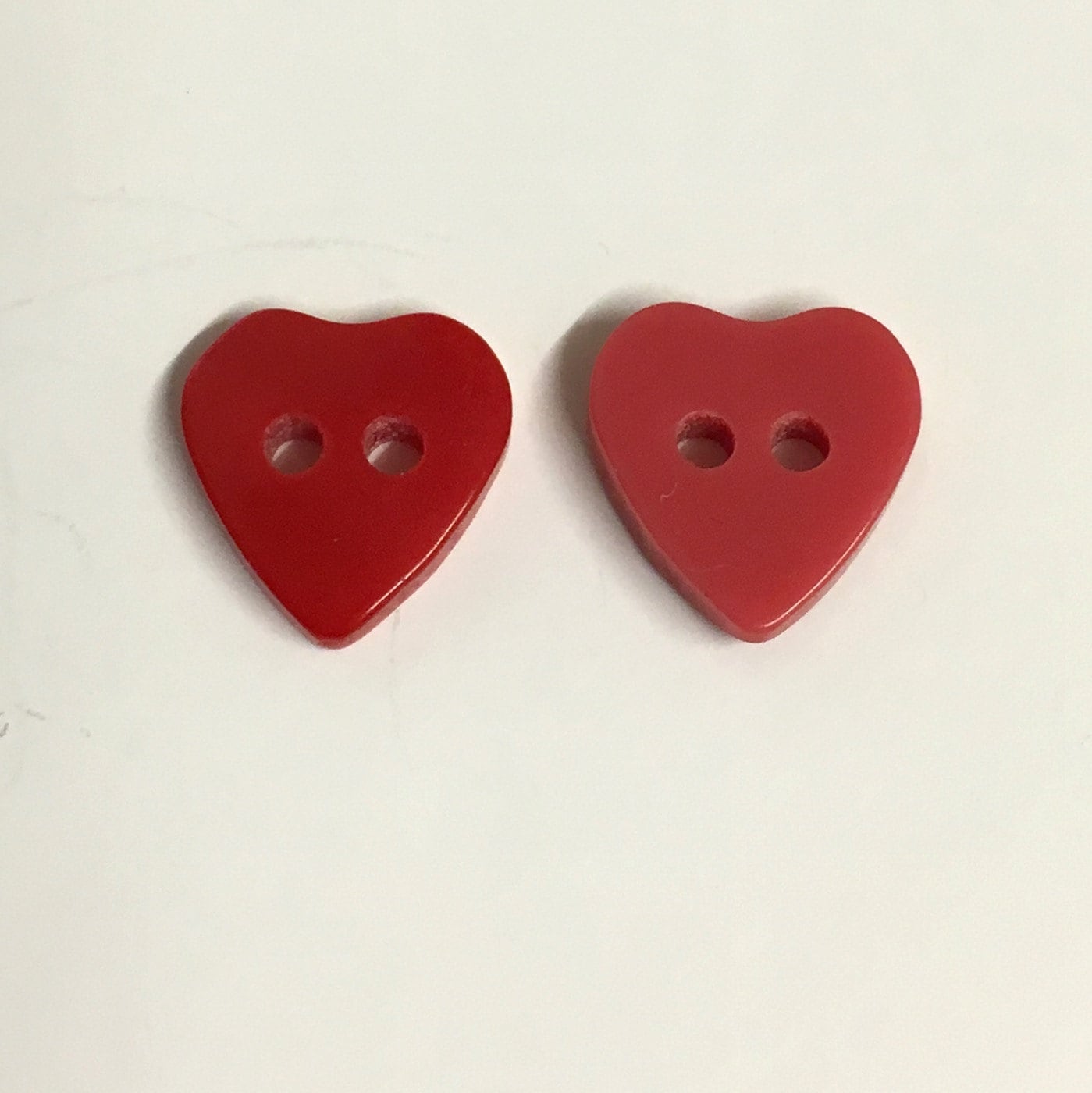 10 Red Heart Buttons Heart Shaped Buttons Tiny Buttons - Etsy UK