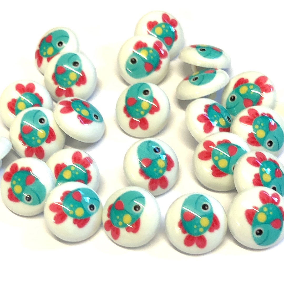 10, 15mm (24L) Cute Fish Shank Buttons, White Buttons With Fish Picture ...