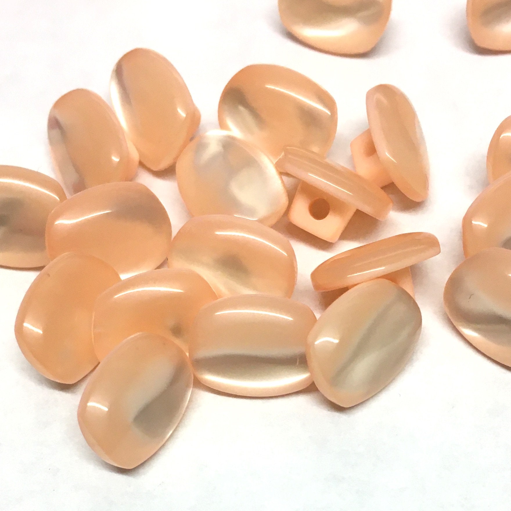 10 Oval Peach Buttons Opalescent Buttons 11mm Buttons - Etsy