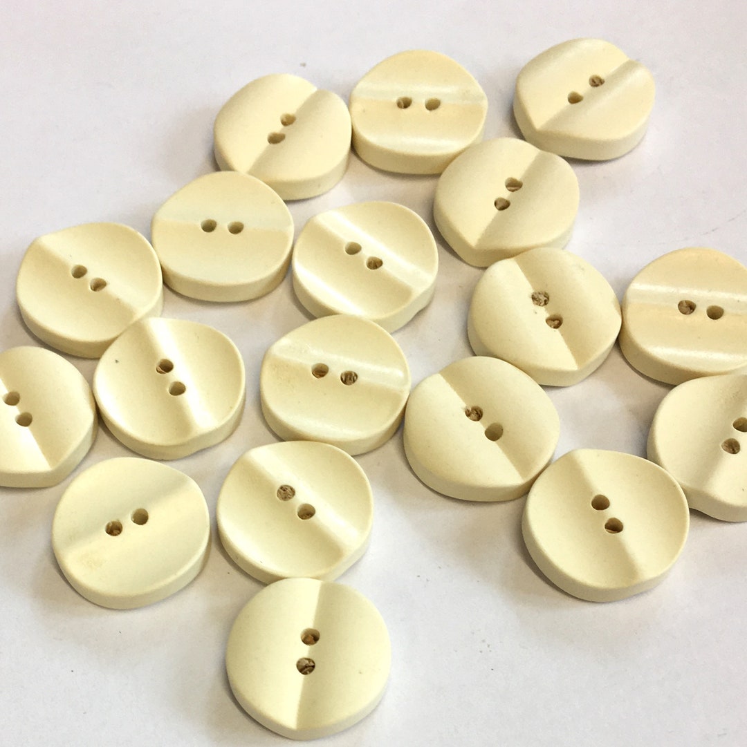 10pcs Buttermilk Wavy Buttons: 18mm Round, 2-hole - Etsy