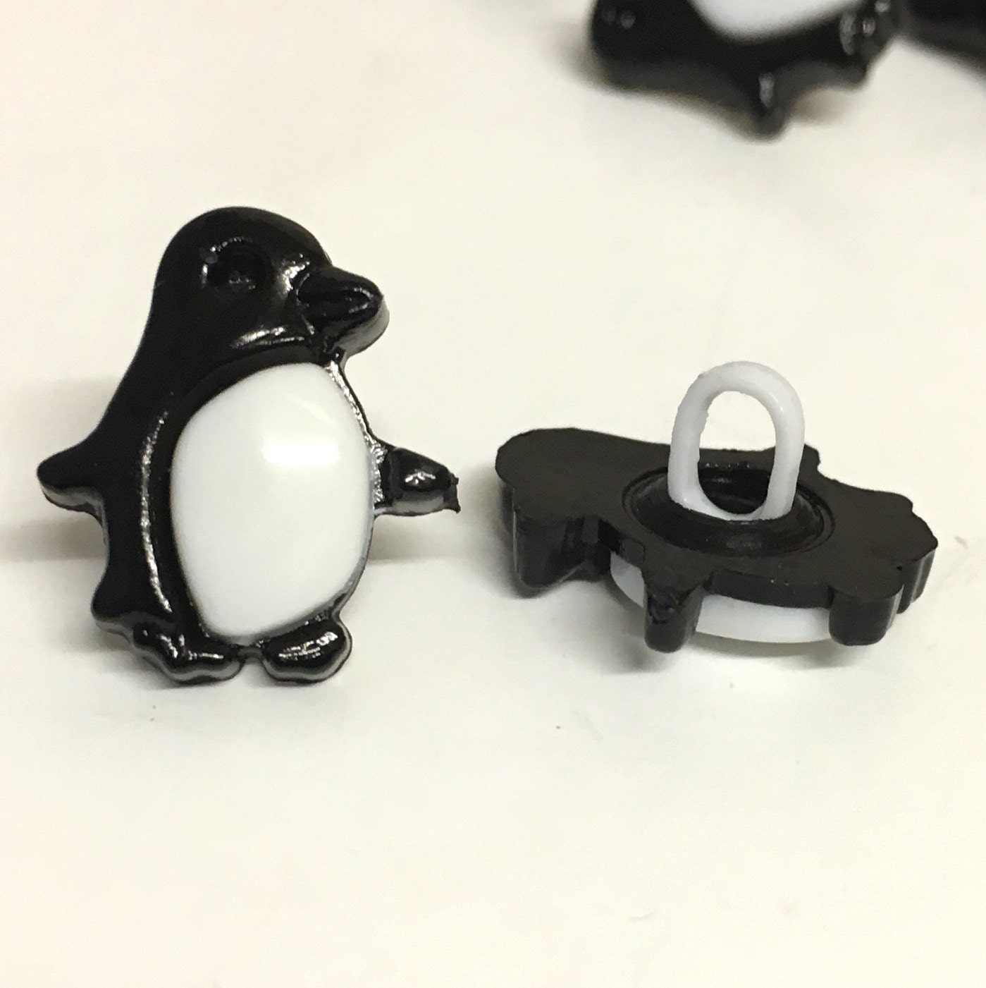 10 Black and White Penguin Buttons Plastic Buttons Shank - Etsy UK