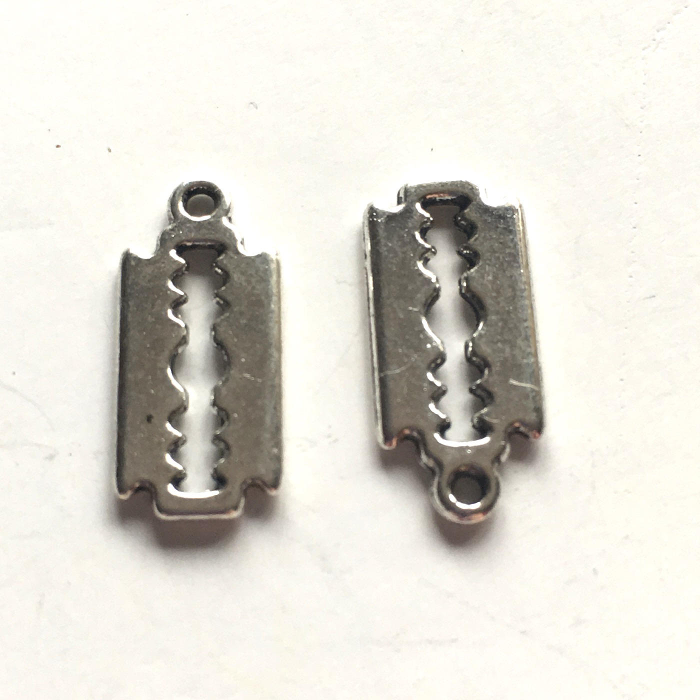 10 x silver metal razor blade charms silver razor charms | Etsy