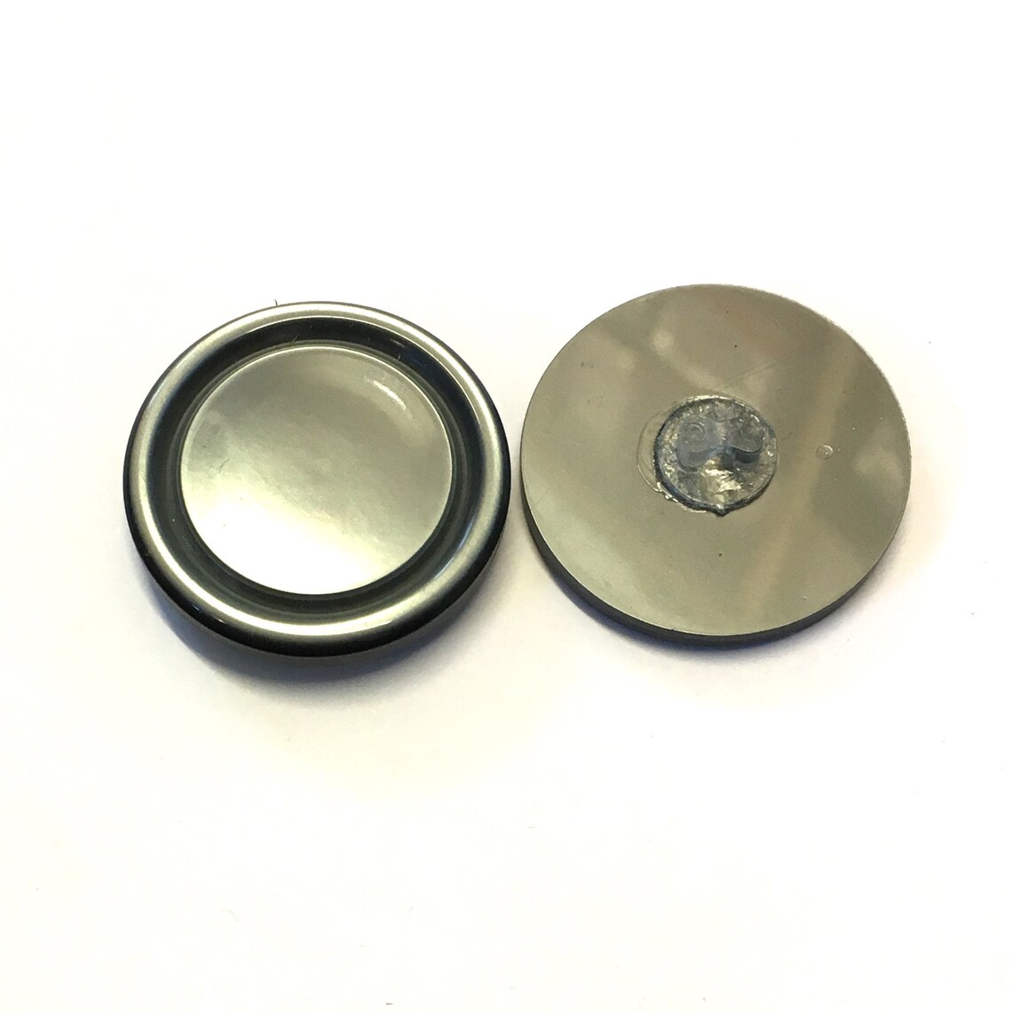 5 X 32mm Opalescent Grey Large Shank Buttons Grey Shimmer - Etsy