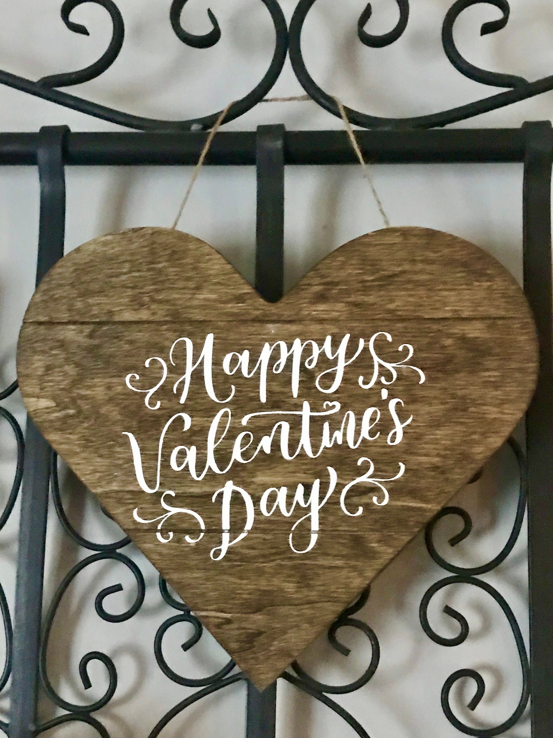 Heart Shaped Wooden happy Valentine's Day Sign - Etsy