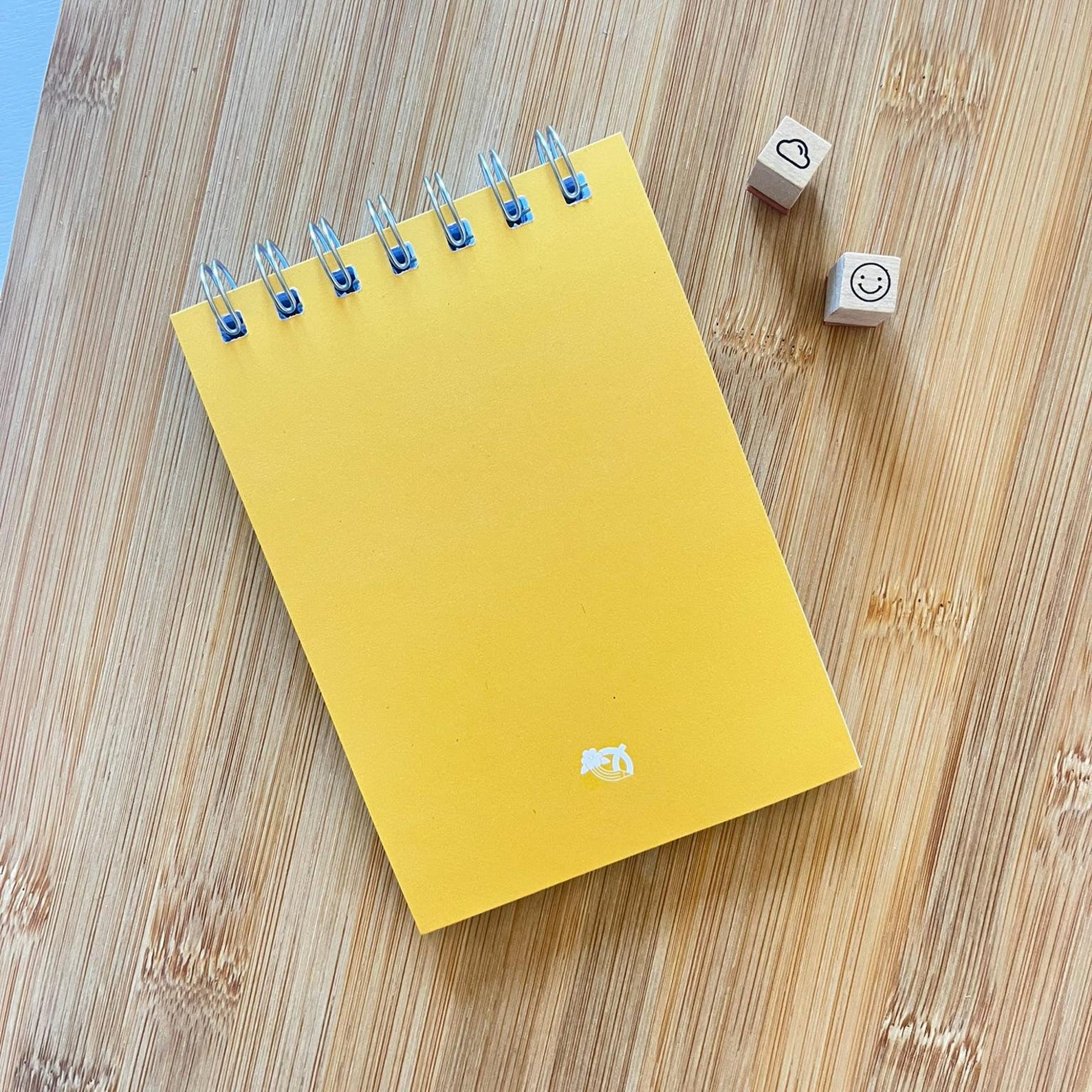 Notebook A6, Smile, Retro, Personalized Interior, School, Notes, Wired ...