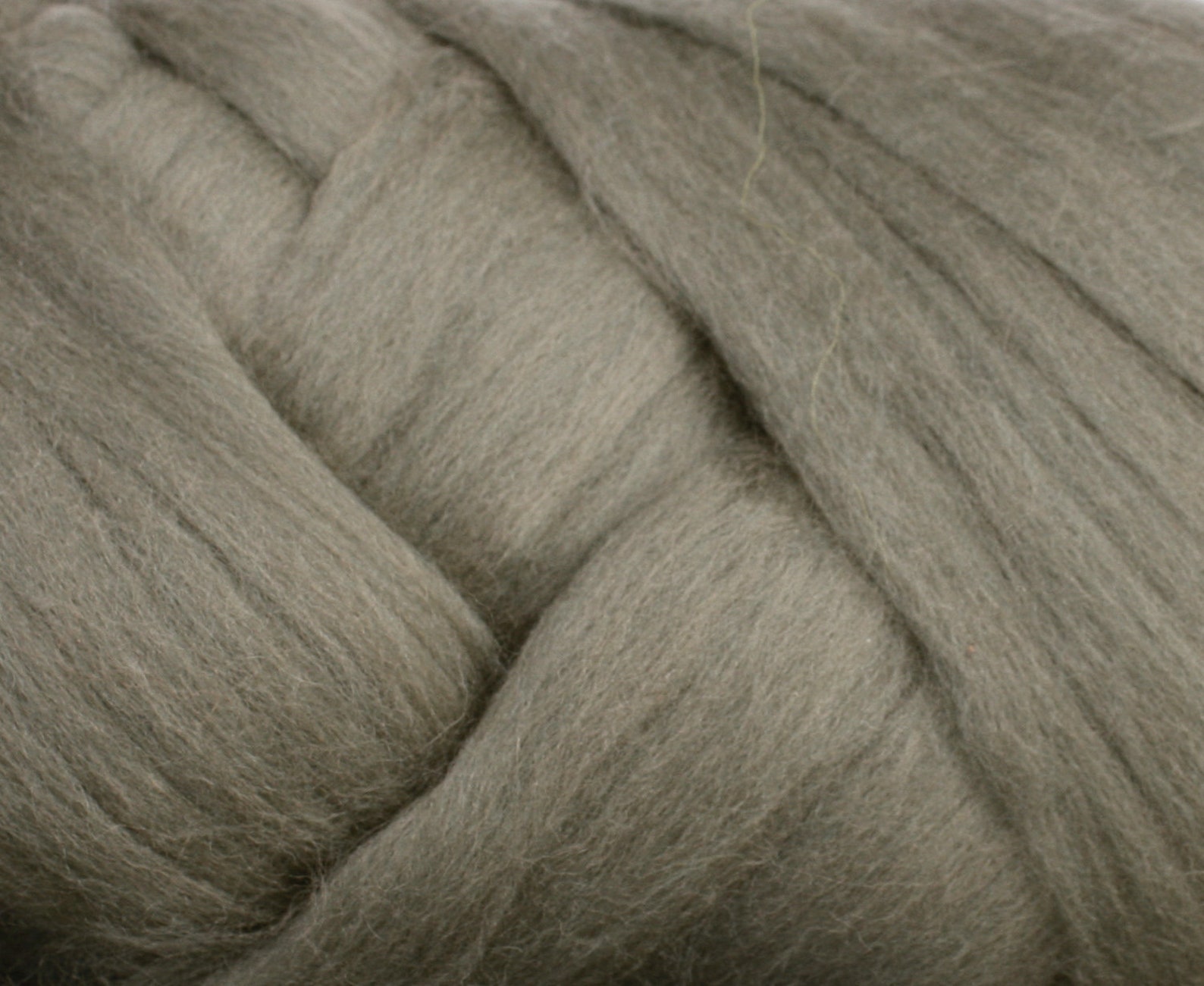 4 Oz 19 Micron Merino Wool Roving Extra Fine Olive Green - Etsy