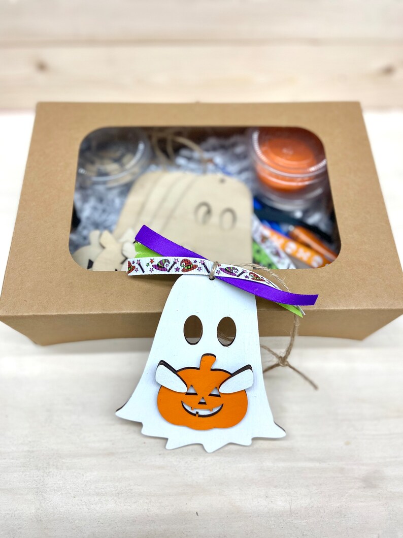 7+ Easy Halloween Ghost Crafts | Drugstore Divas