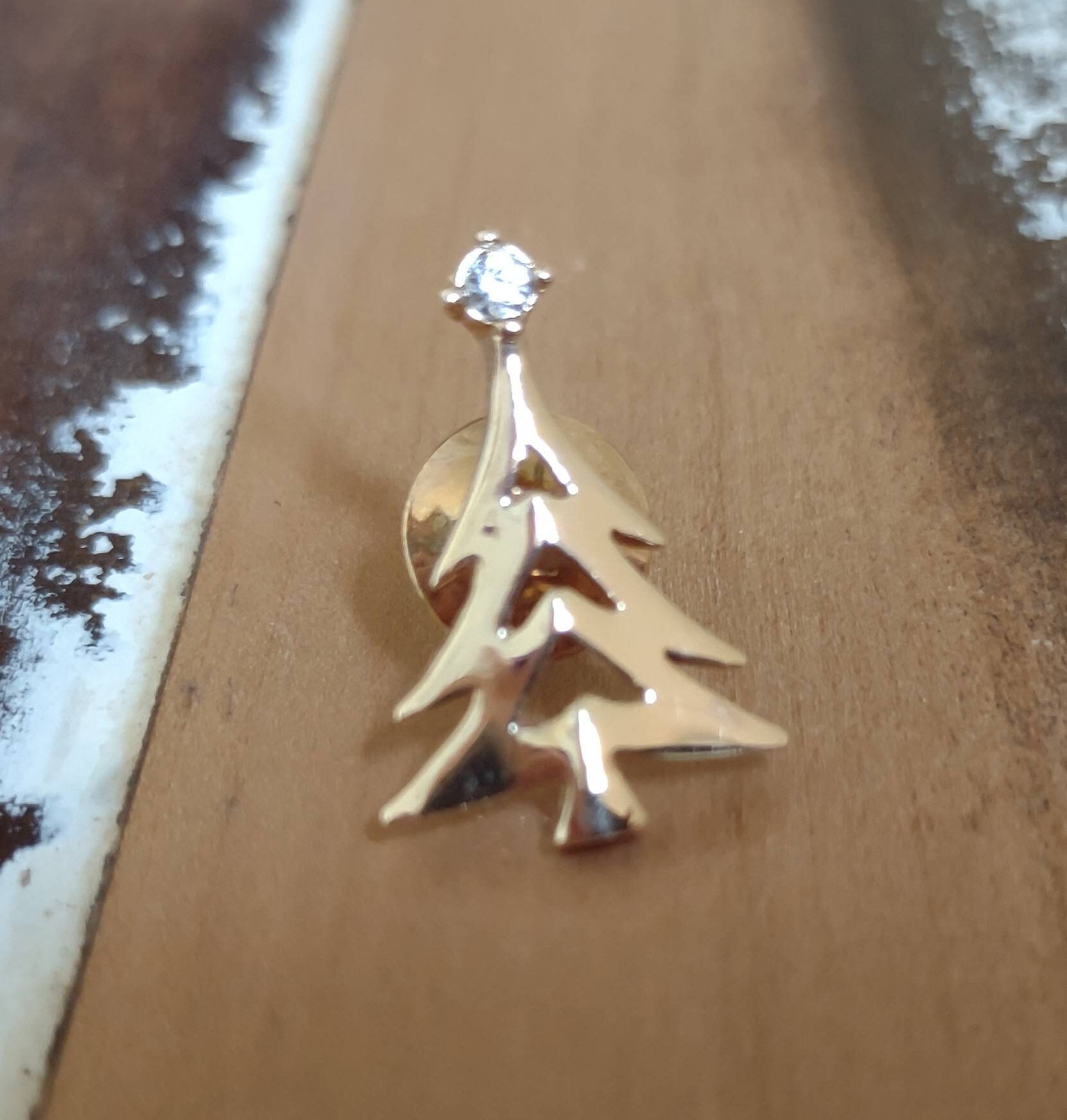 Vintage Avon Christmas Tree Holiday Pin Brooch Clear Rhinestone Star ...