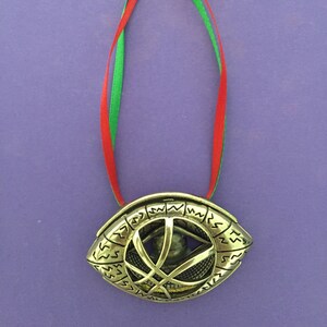 Doctor Strange Necklace, Eye of Agamotto Amulet Necklace, Perfect Gift ...