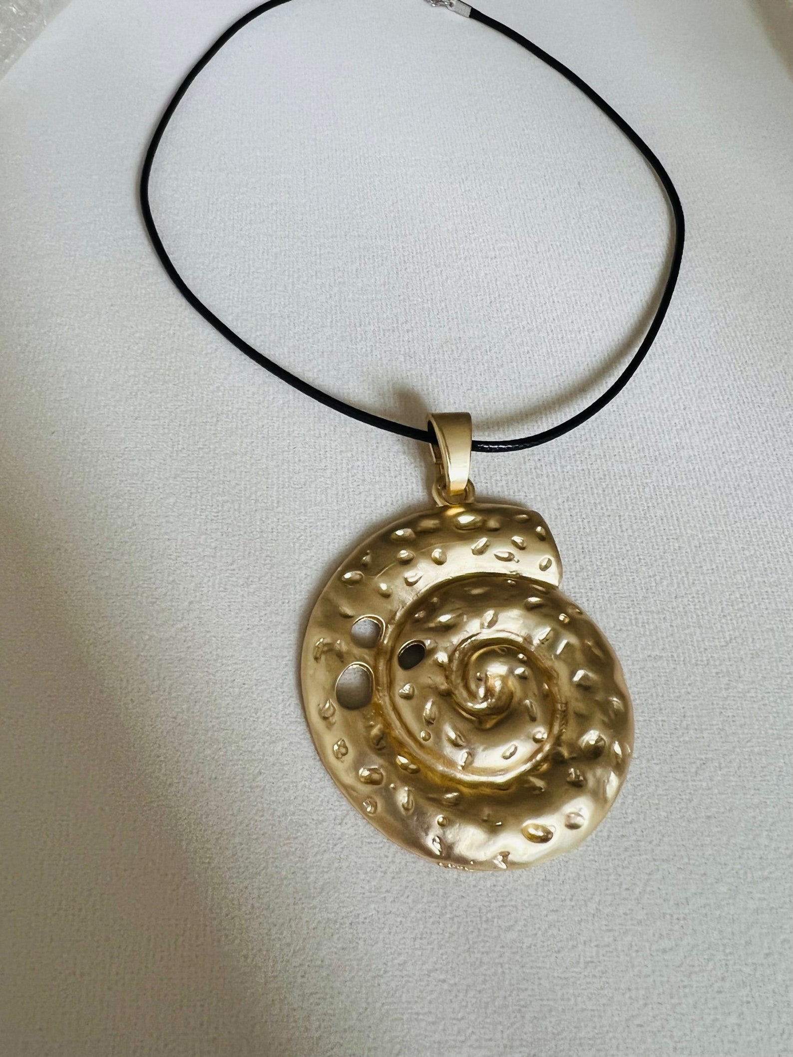 Ursula Shell Necklace Ursula Gold Metal Shell Necklace - Etsy