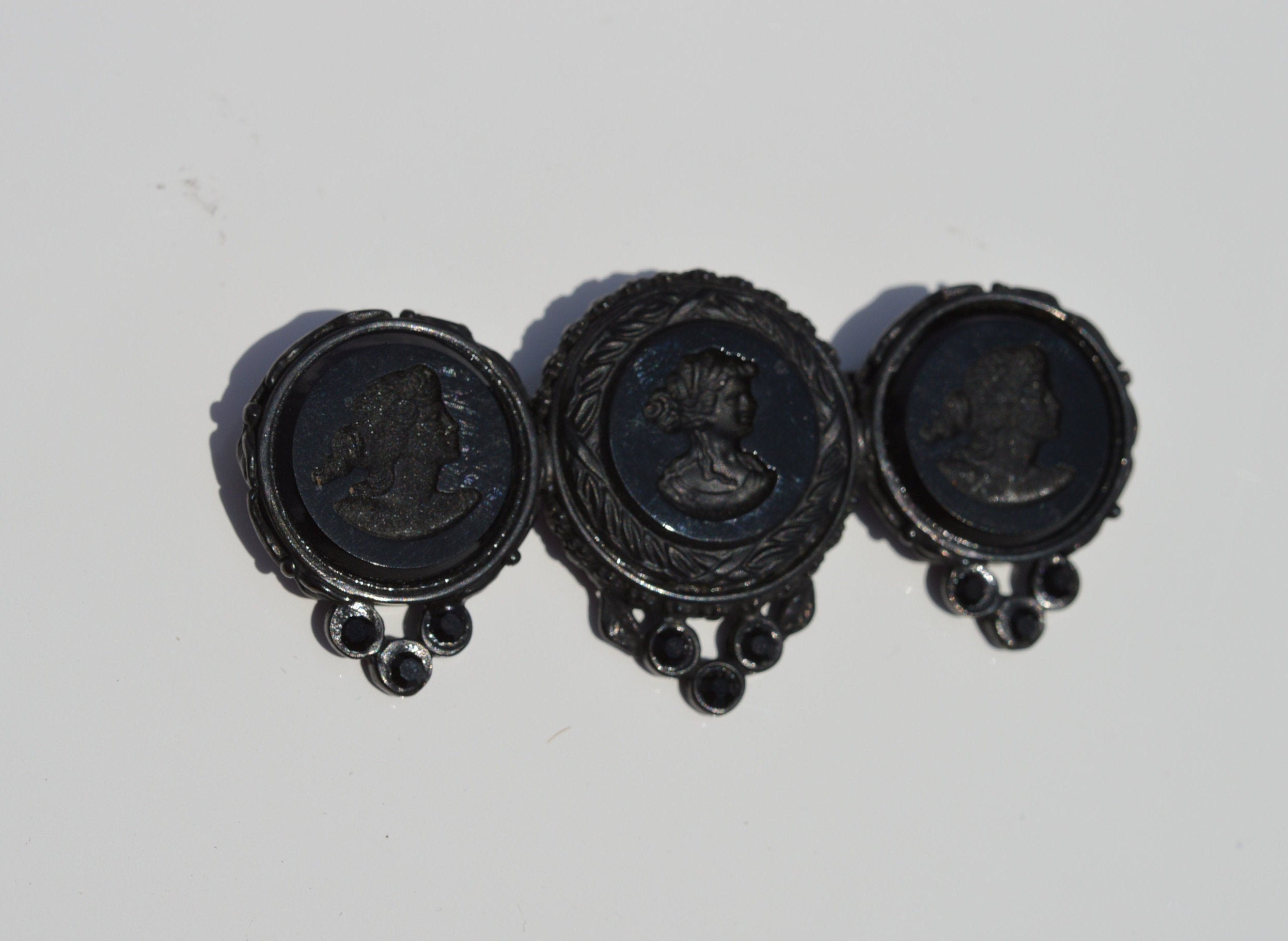 Victorian Black Intaglio 3 Face Pin, Ornate Black Pin, Onyx Pin, Carved ...