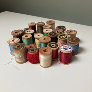 Vintage Lot of 100 Wooden Spools of Thread, Brainerd Armstrong & Co ...