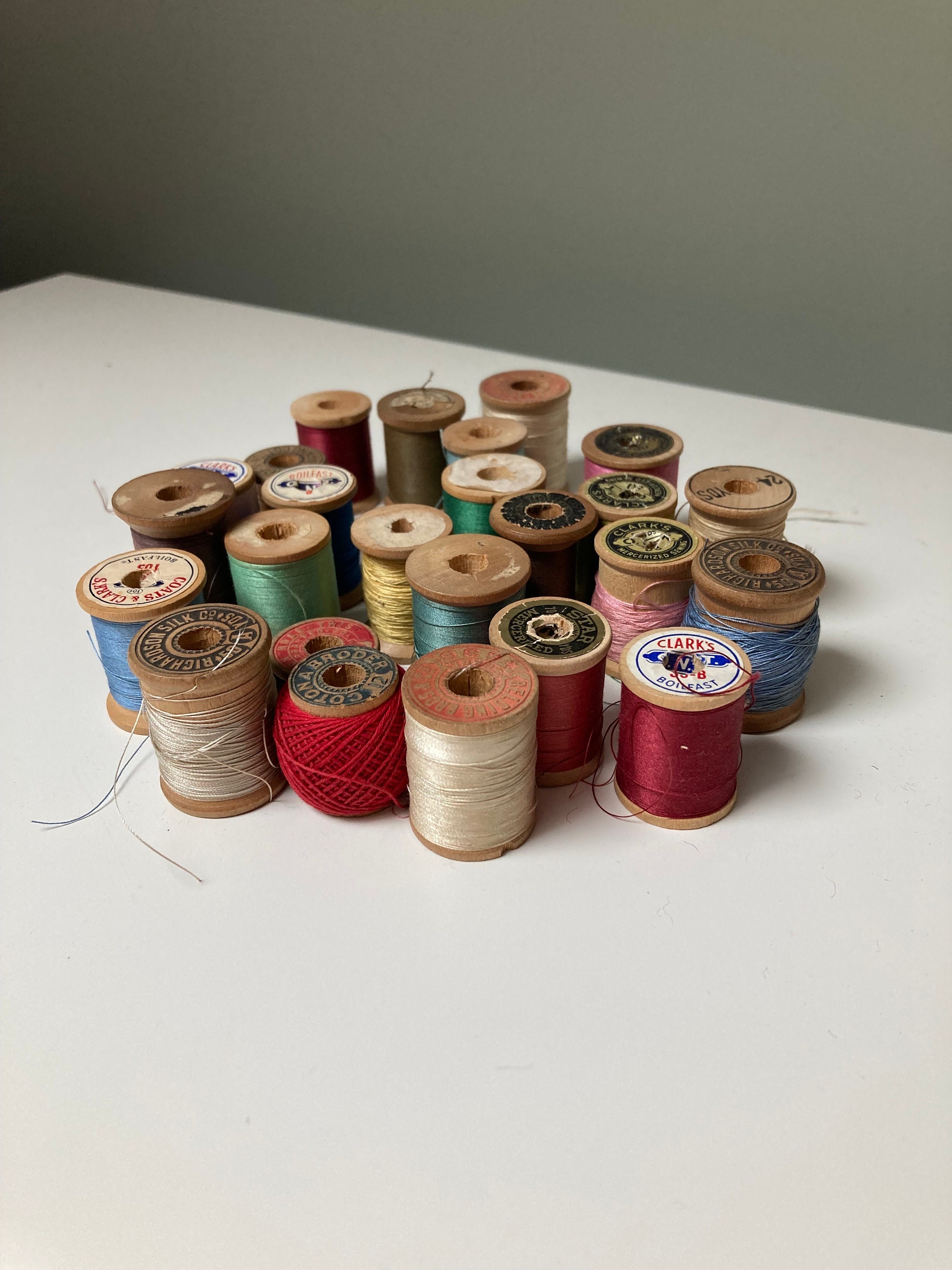 Vintage Lot of 100 Wooden Spools of Thread, Brainerd Armstrong & Co ...