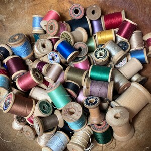 Vintage Lot of 100 Wooden Spools of Thread, Brainerd Armstrong & Co ...