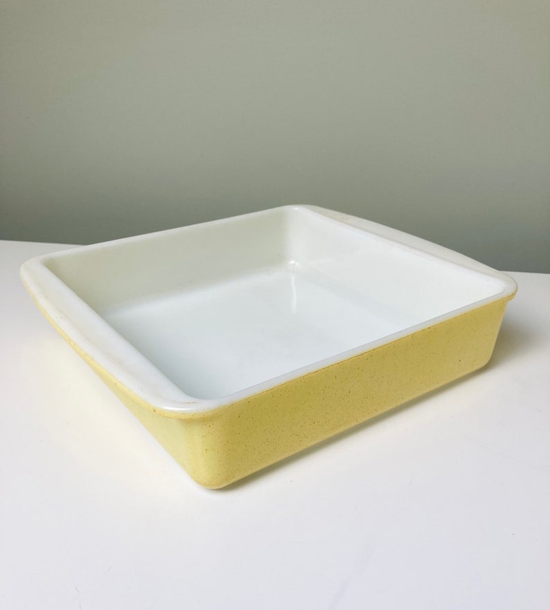 Retro Pyrex 8x8 Baking Dish Pyrex 222 Yellow pyrex brownie | Etsy