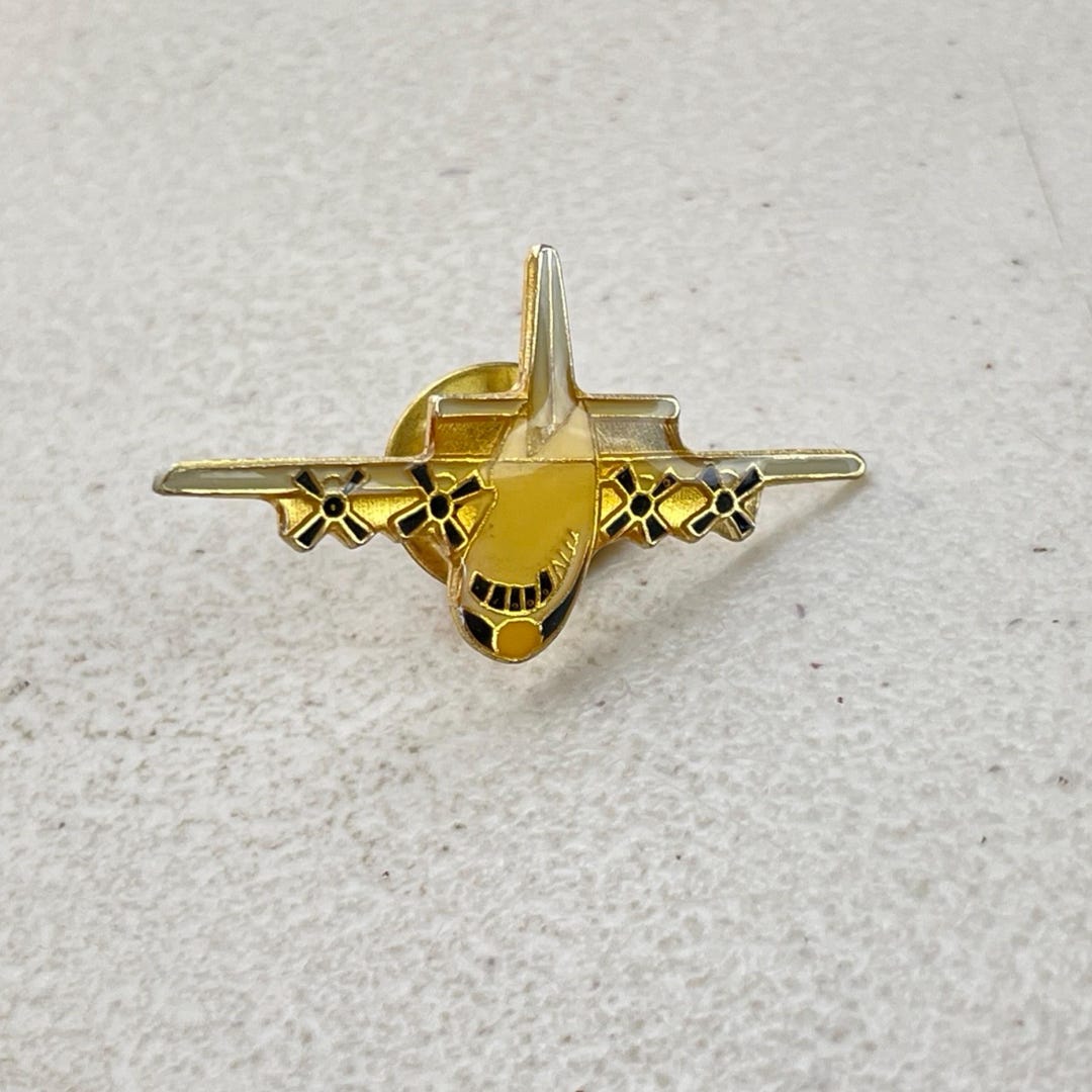Vintage Jumbo Jet Pin 1970s Air Force Aviation Airplane Gold Tone Metal ...