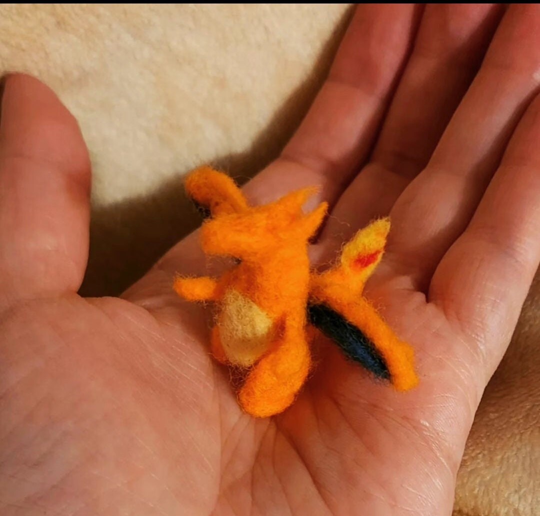Mini Charizard Needle Felt Figurine - Etsy