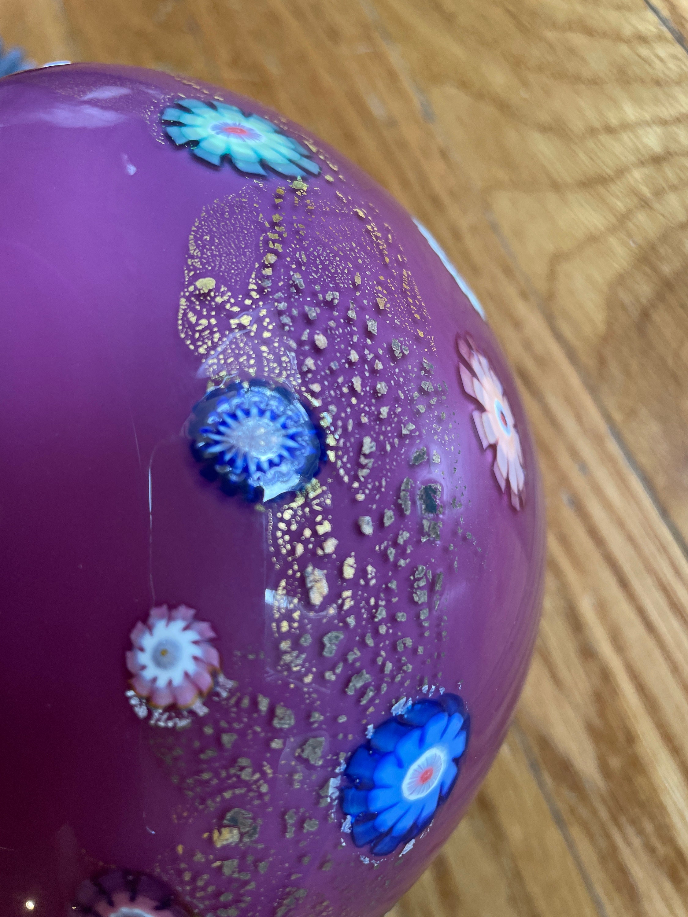 Ken and Ingrid Hanson Signed Blossom Vase in a Lavender Shade With Gold Leaf and Murrini Swirls ...