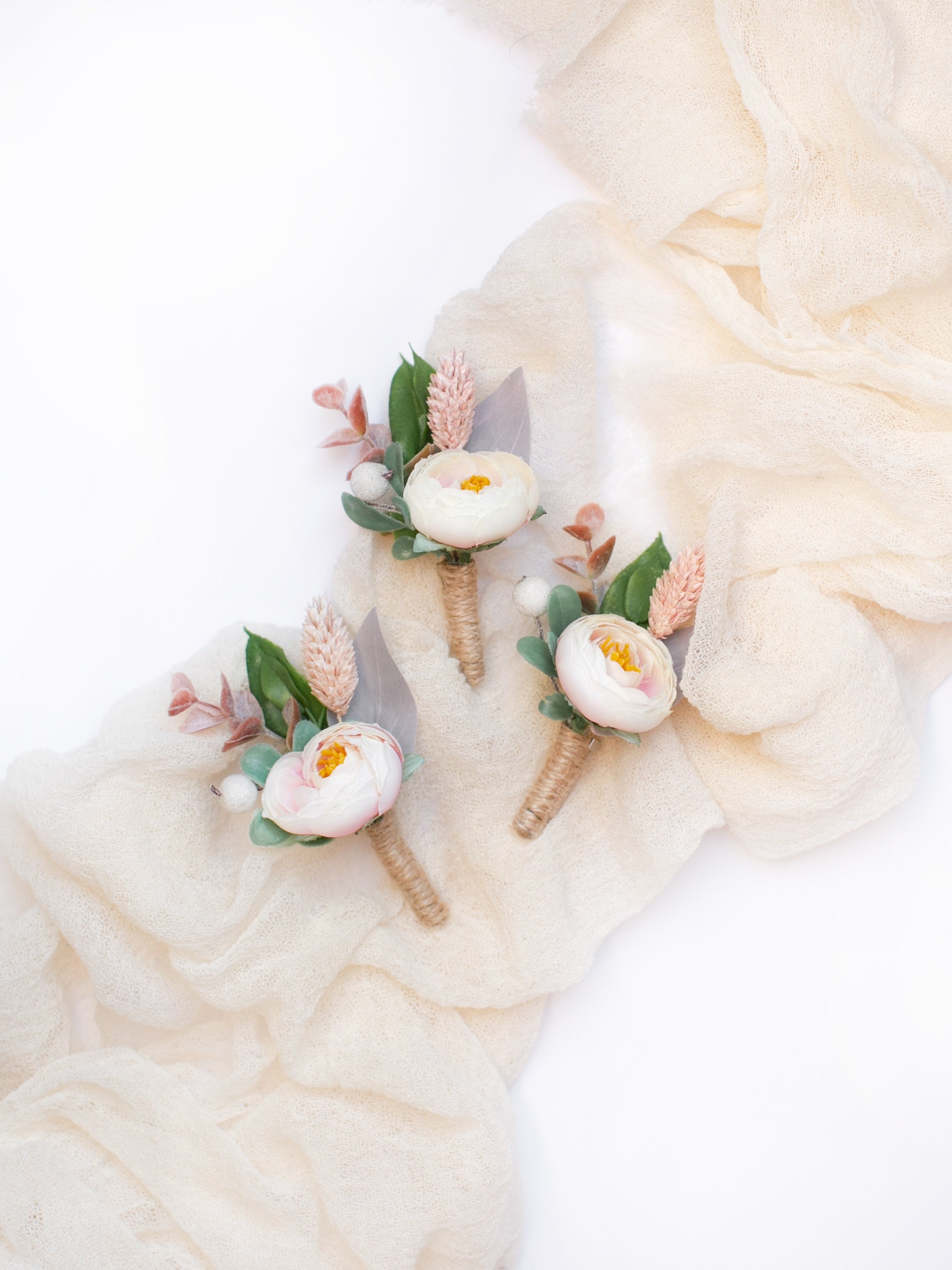 White Flower Boutonniere Groomsman Buttonhole Boutonniere | Etsy