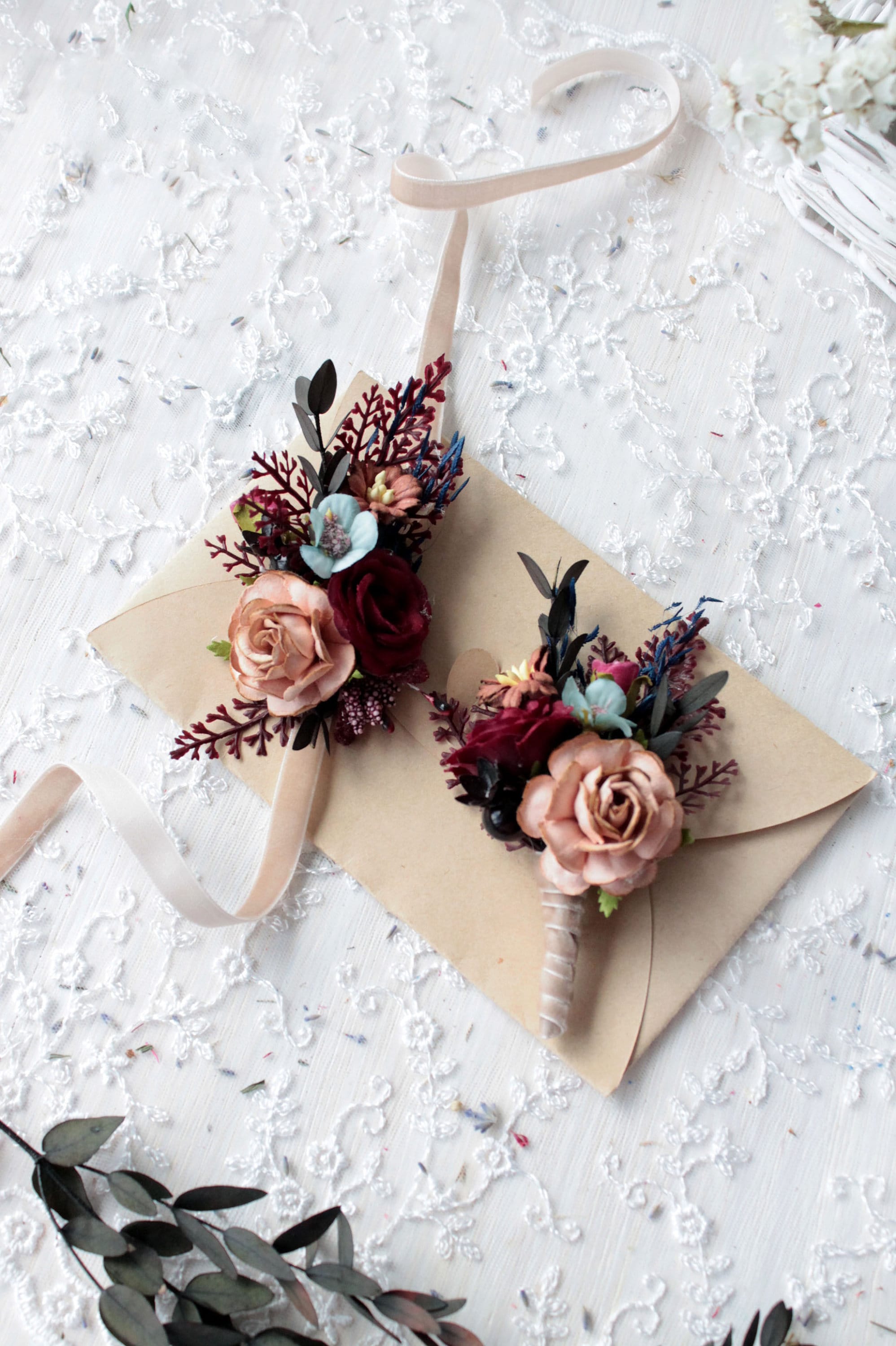 Maroon Wrist Corsage Men's Boutonniere Burgundy - Etsy