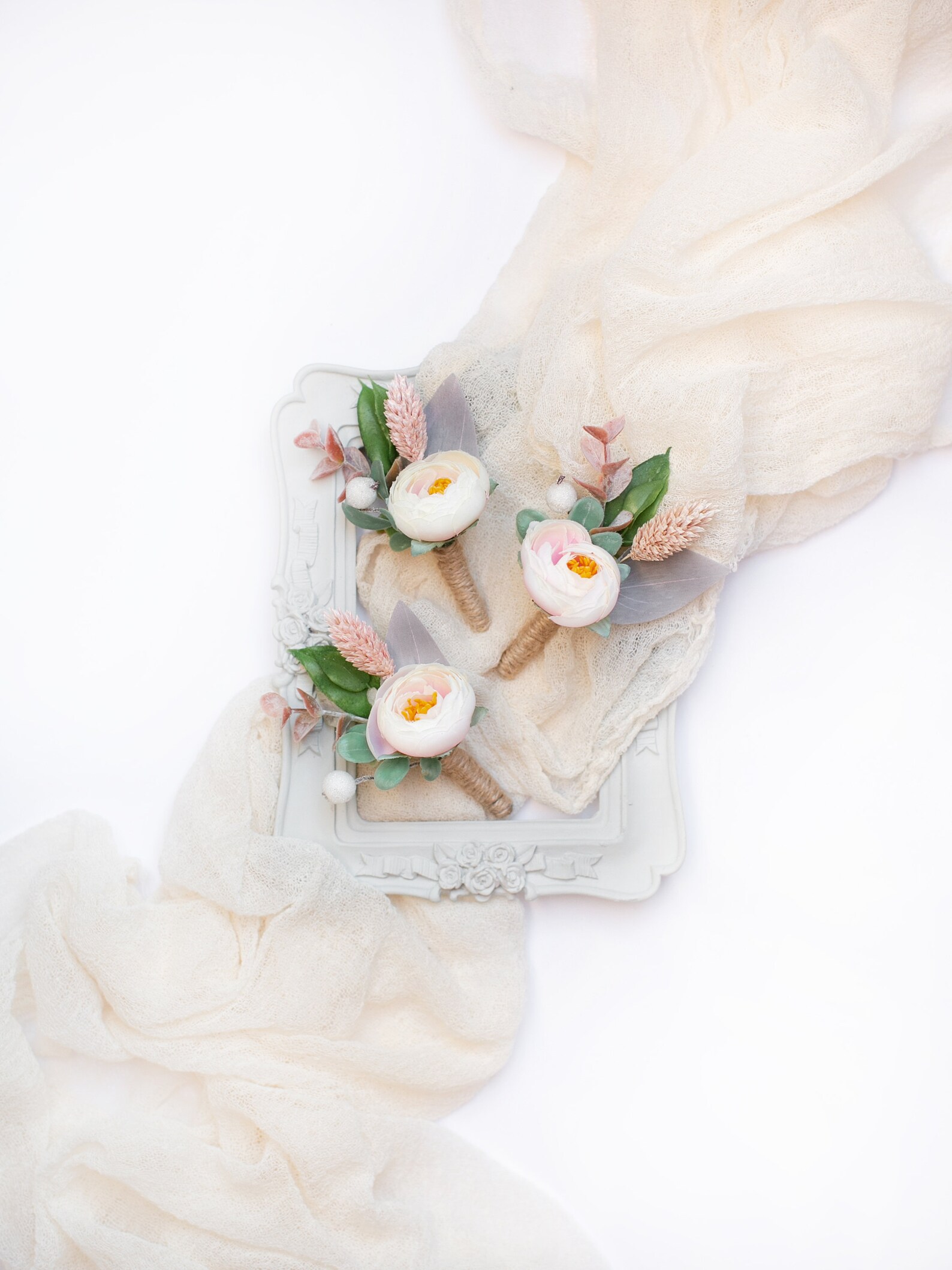White Flower Boutonniere Groomsman Buttonhole Boutonniere | Etsy