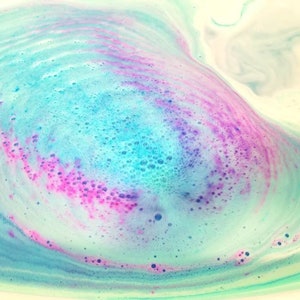 Mermaid Bath Bomb | Beach Bath Bombs | Vegan | Handmade - Etsy