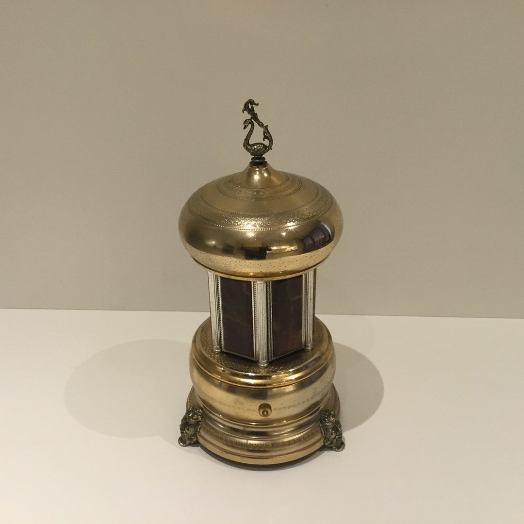 Cigarette Music Box made in Italy 1950s Switzerland Movement Gold ...
