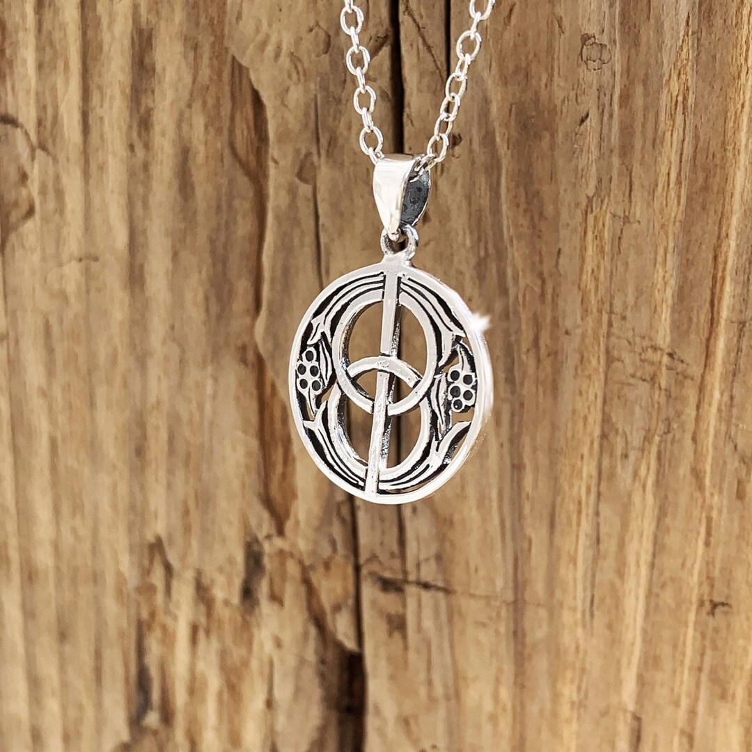 Chalice Well Pendant Necklace Sterling Silver Glastonbury Vesica Piscis ...