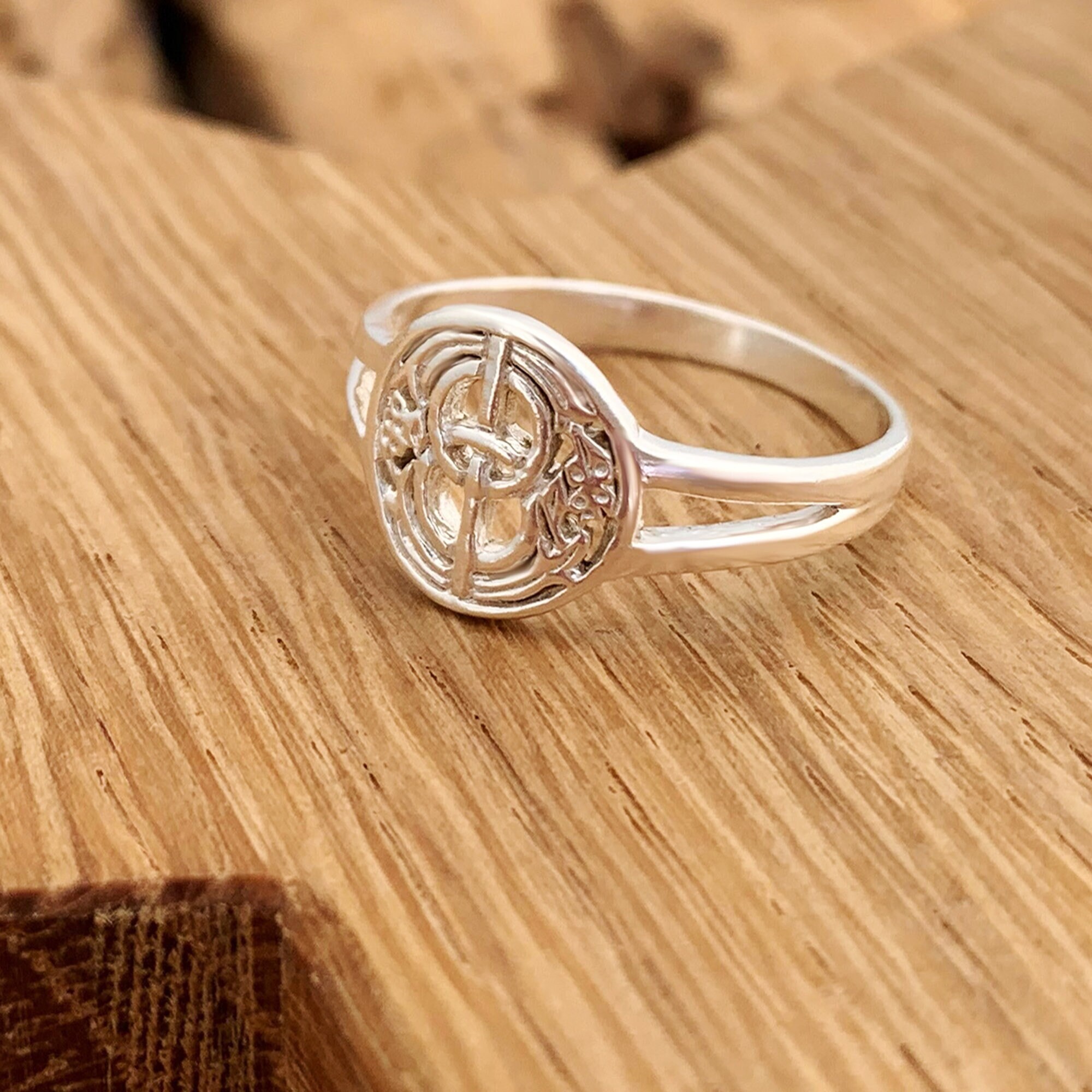 Chalice Well Ring Sterling Silver Glastonbury Vesica Piscis Christian Pagan Mythology Blood Well ...