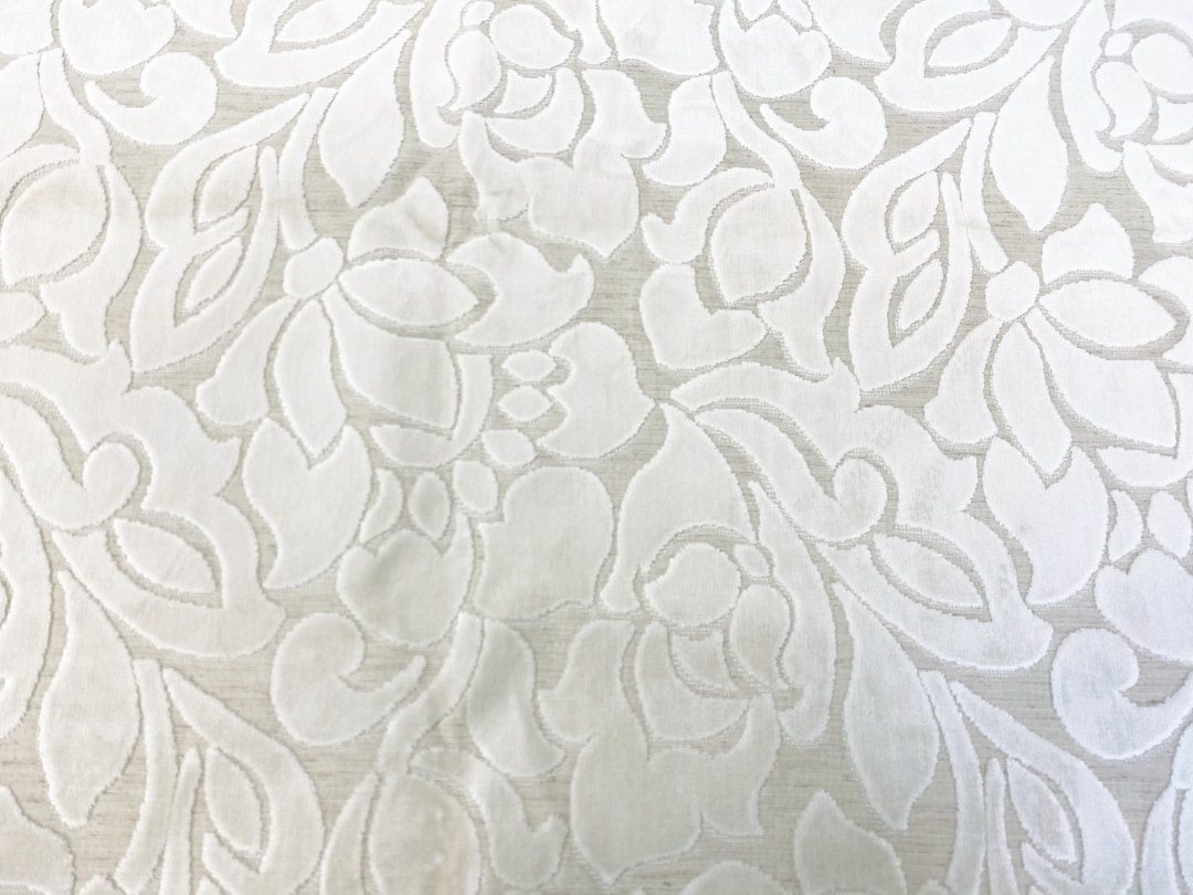 Lustrous White Floral Durable Fine Linen Blend Cut Velvet (2 Yard ...