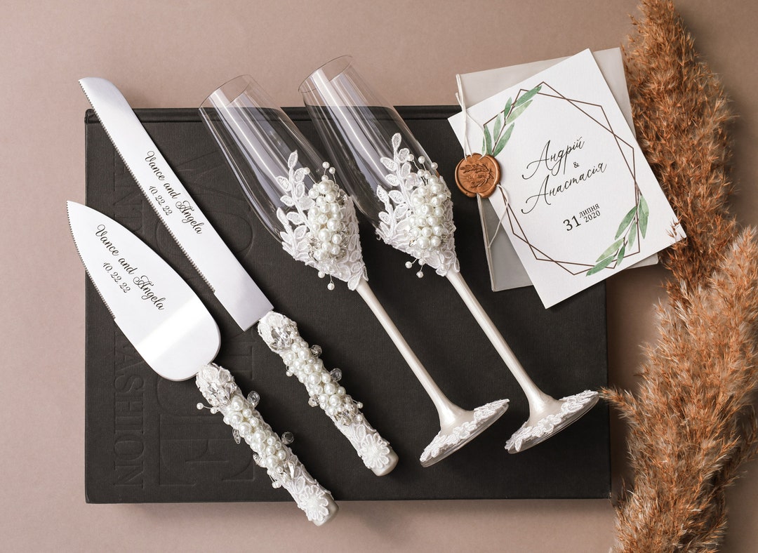 Wedding Champagne Flutes and Cake Knife Set for Bride and Groom ...