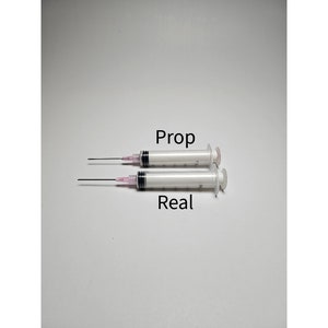 Retractable Stunt Syringe Prop - Realistic Injection Effect - Medical ...