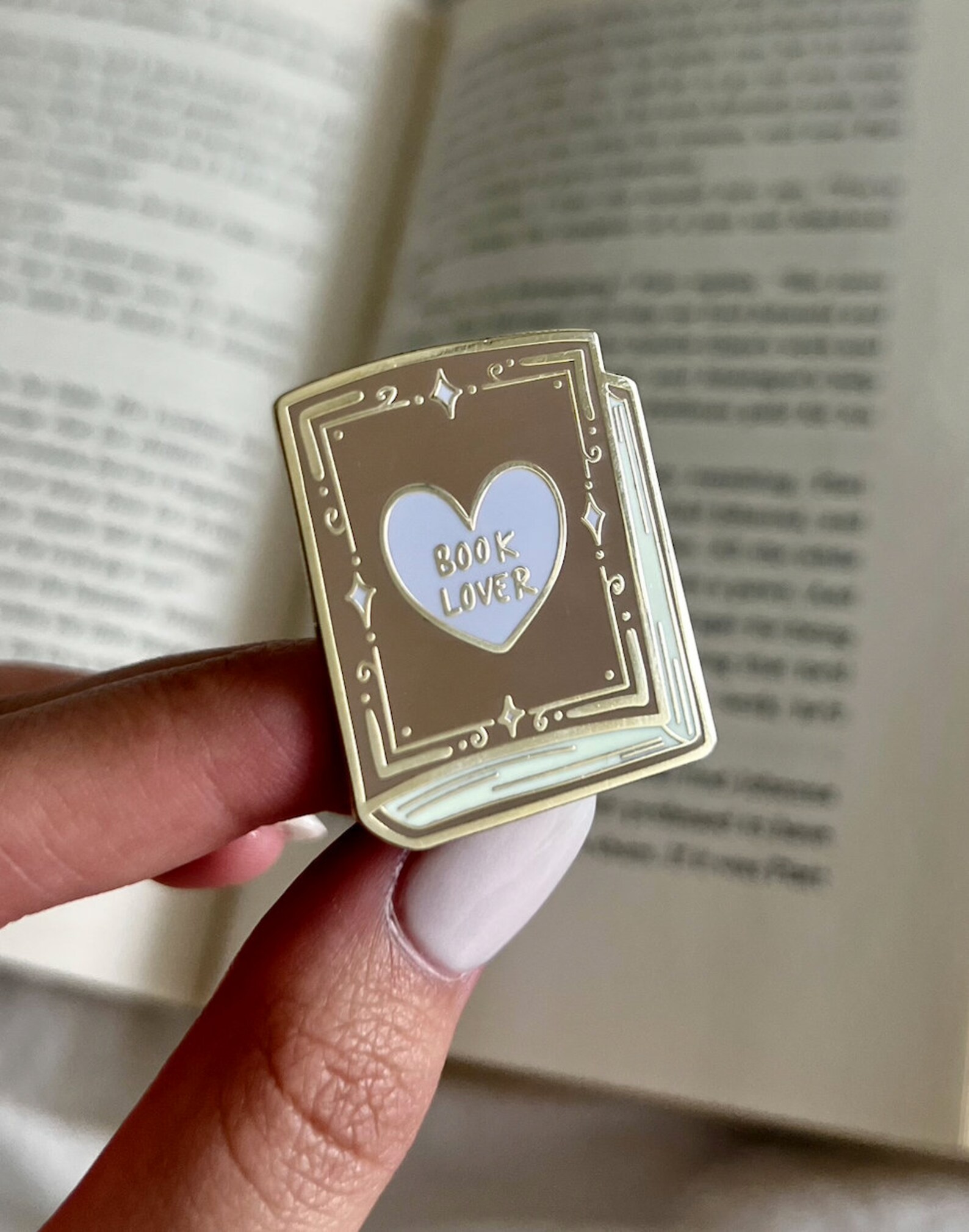 Book Lover Enamel Pin (reader, Bookish, Neutral, Aesthetic, Brown ...