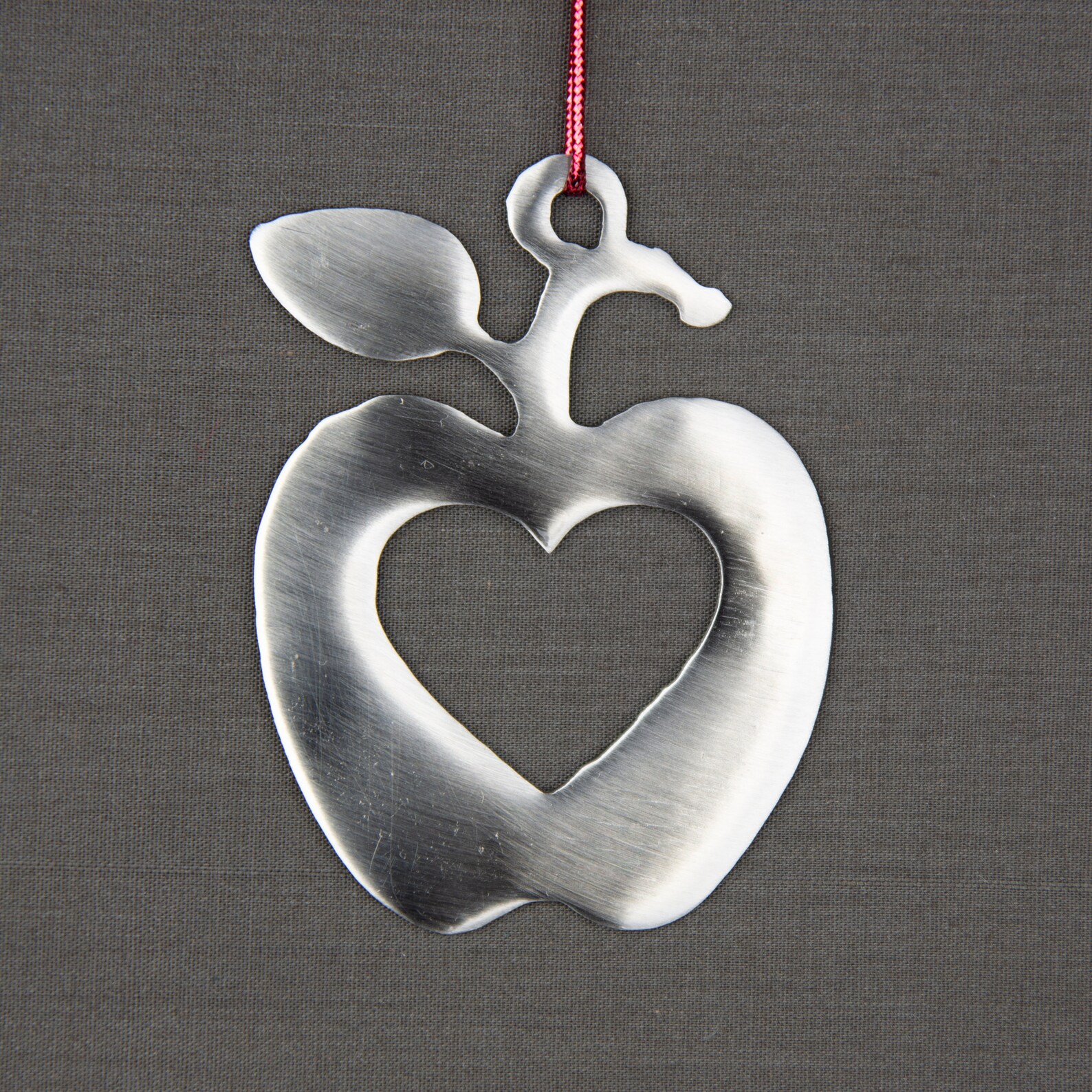 Teacher Apple Heart Christmas Ornament Minimalist Ornament - Etsy