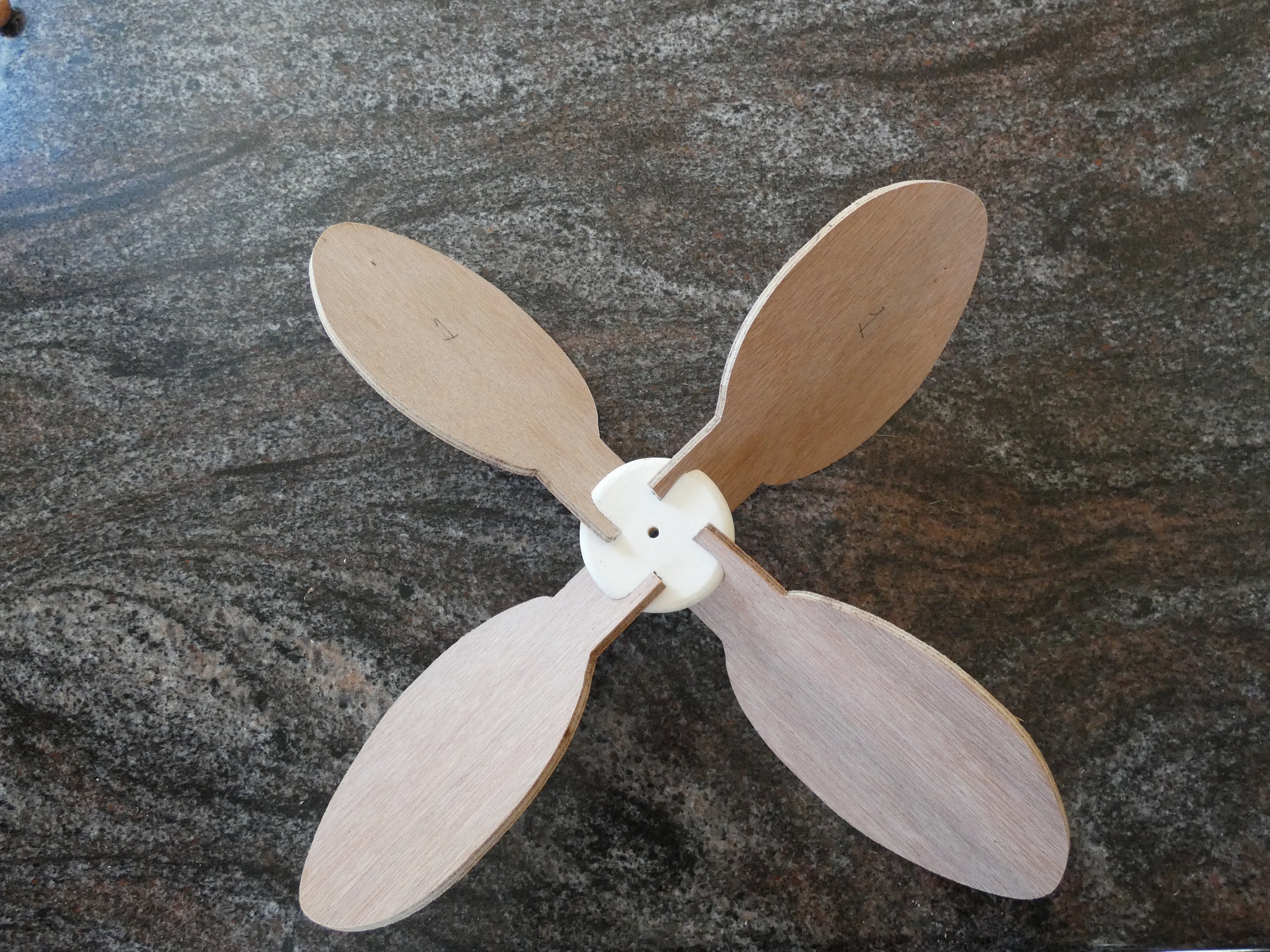 Whirligig Propeller Kit With Resin-cast Hub and 1/8" Oval-shaped ...