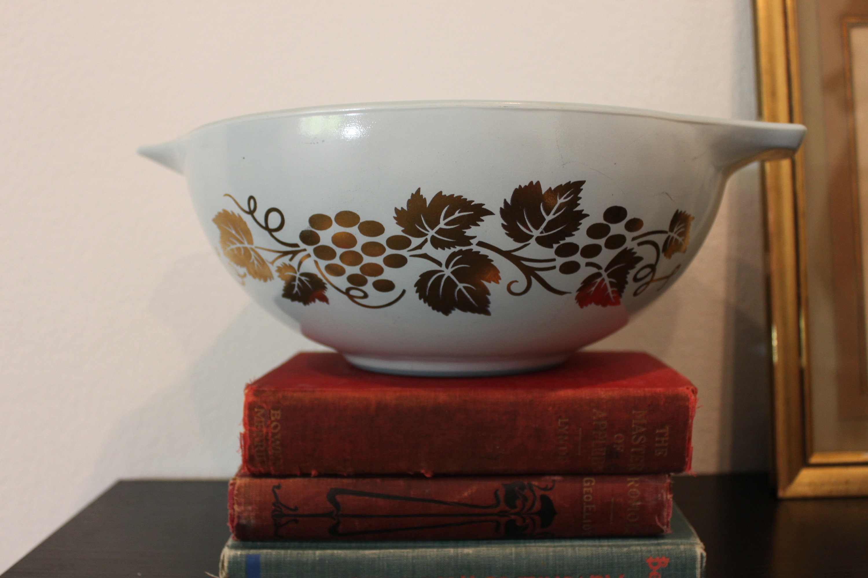 Pyrex Golden Grapes Promotional Cinderella Bowl | Pyrex Golden Grapes ...