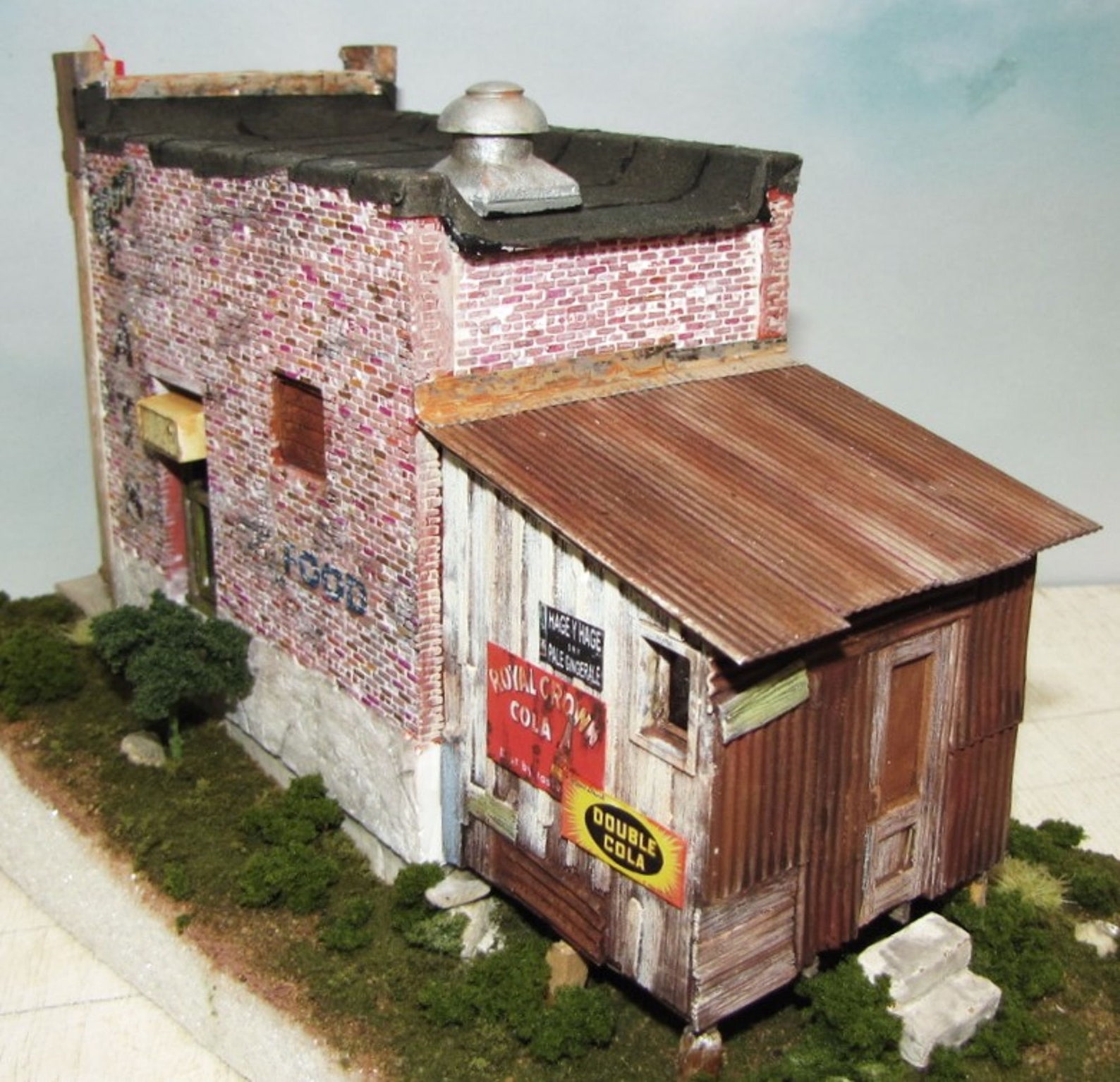 O/on30 1:48 Scale Run Down Rosann’s Café for Diorama, Model Railroading ...
