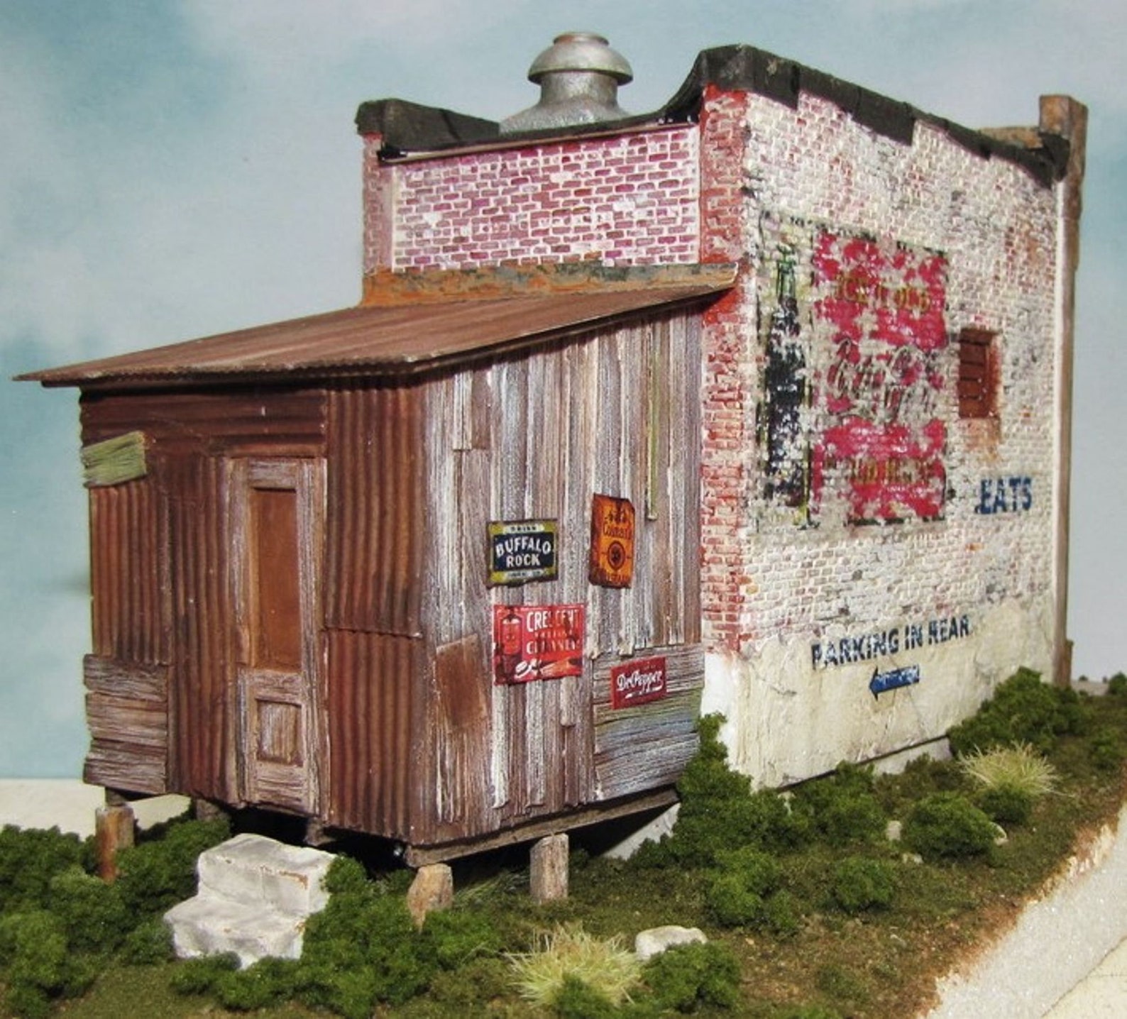 O/on30 1:48 Scale Run Down Rosann’s Café for Diorama, Model Railroading ...