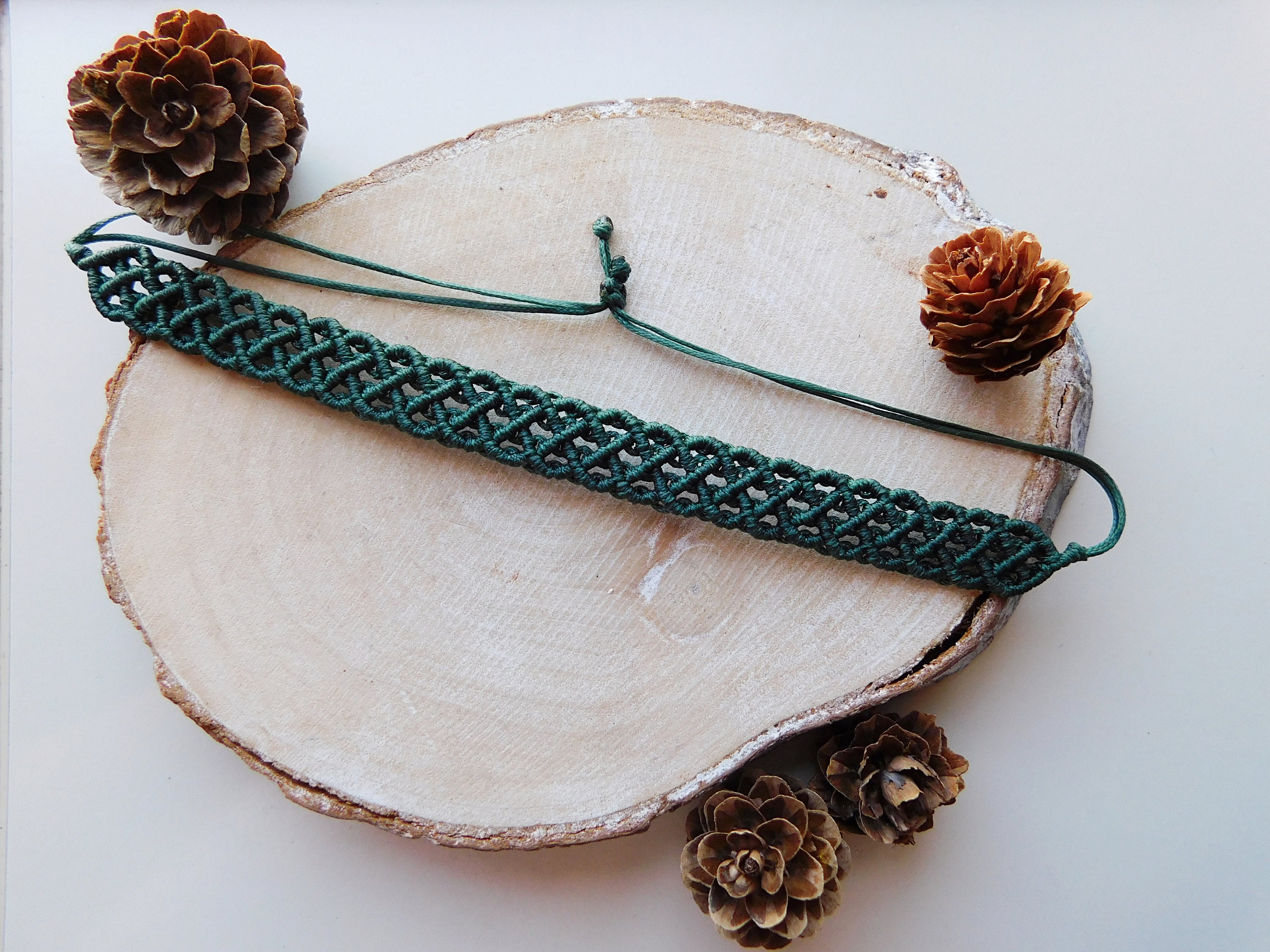 Macrame Celtic Bracelet in Customizable Color / Unisex Celtic | Etsy