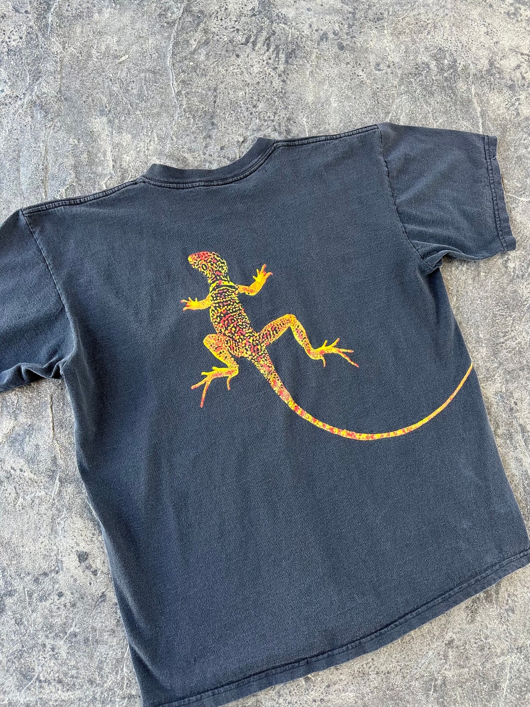 Marlboro Unlimited Lizard Salamander Pocket T Shirt Distressed Faded ...