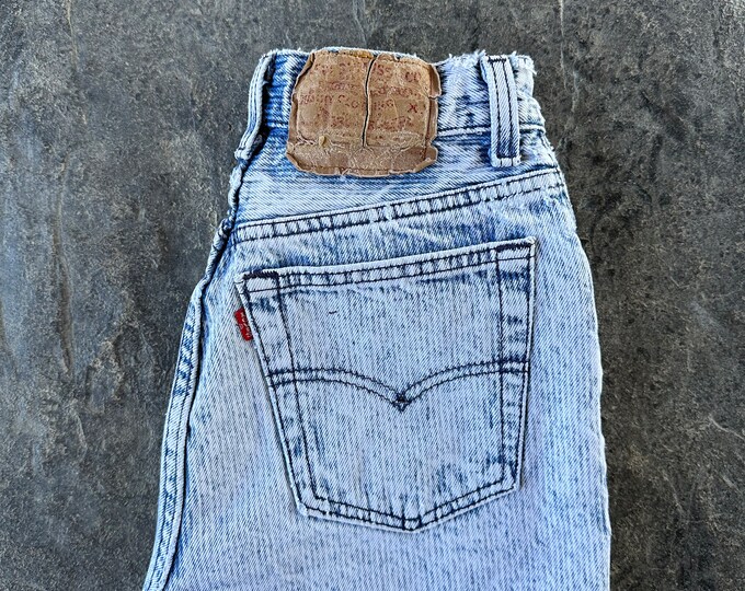 80s Striped Levi’s 501 Jeans for Women Mid Rise Tapered Leg Distressed ...